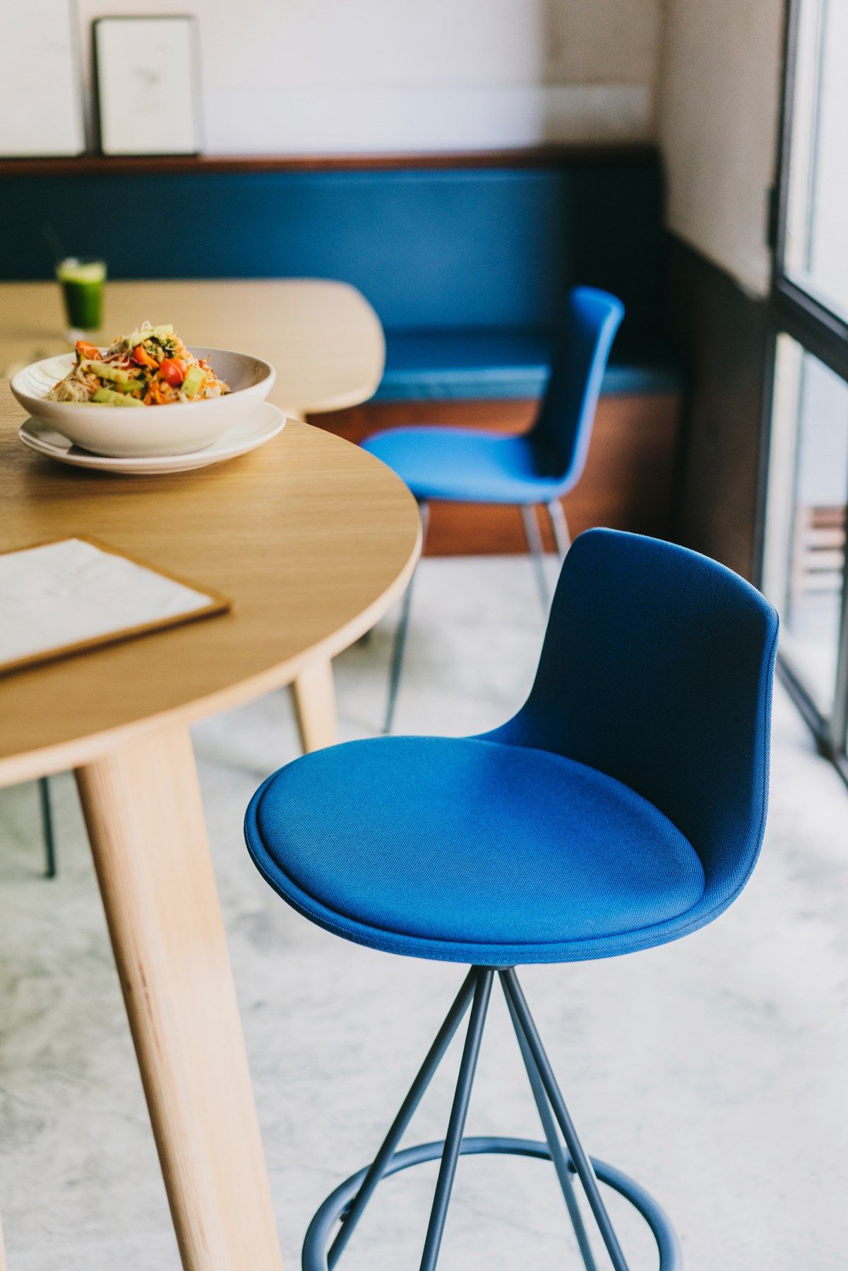 LOTTUS SPIN | Trestle-based stool By ENEA design Lievore Altherr Molina