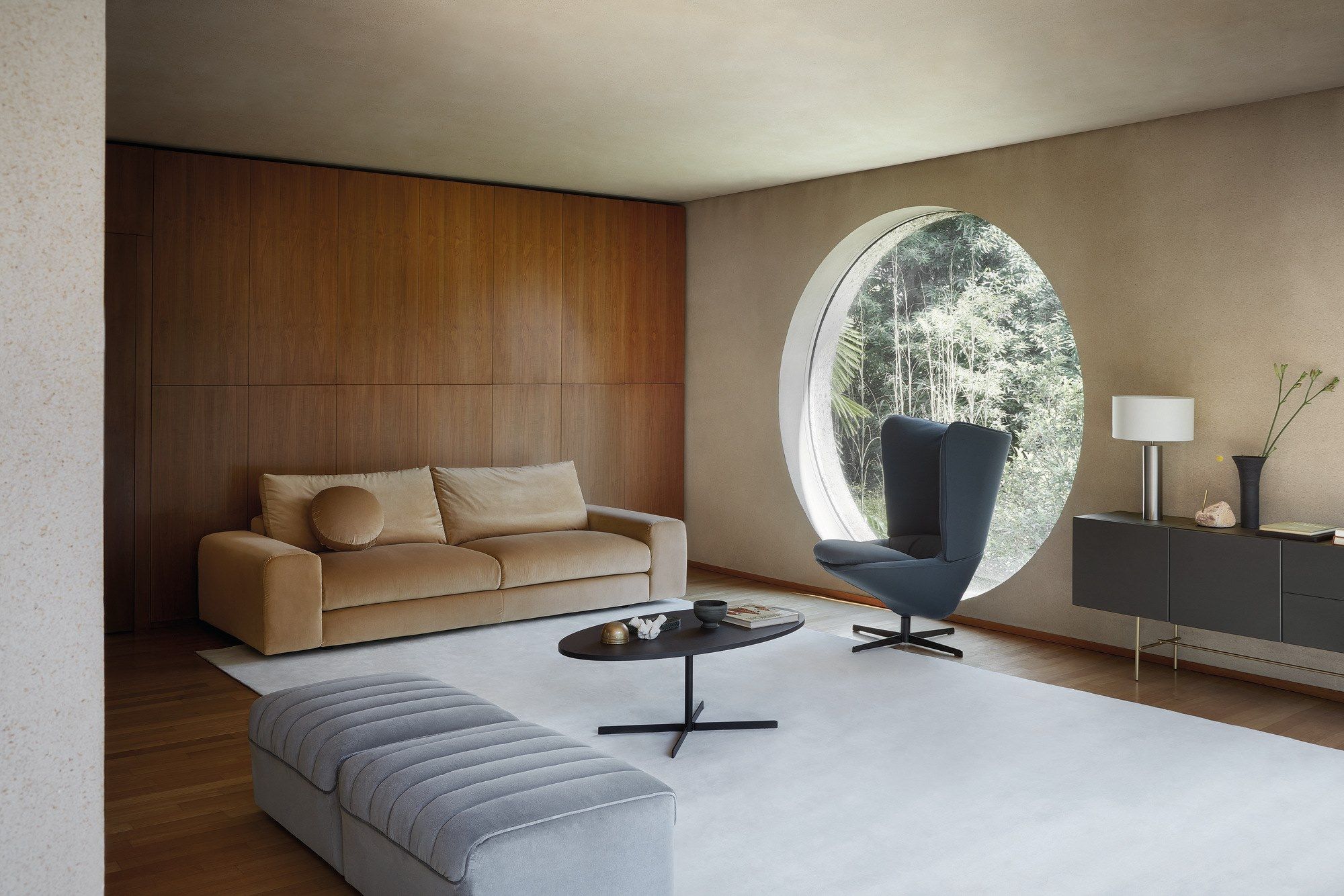 LOW LAND 沙发 By arflex 设计师Fabrizio Ballardini