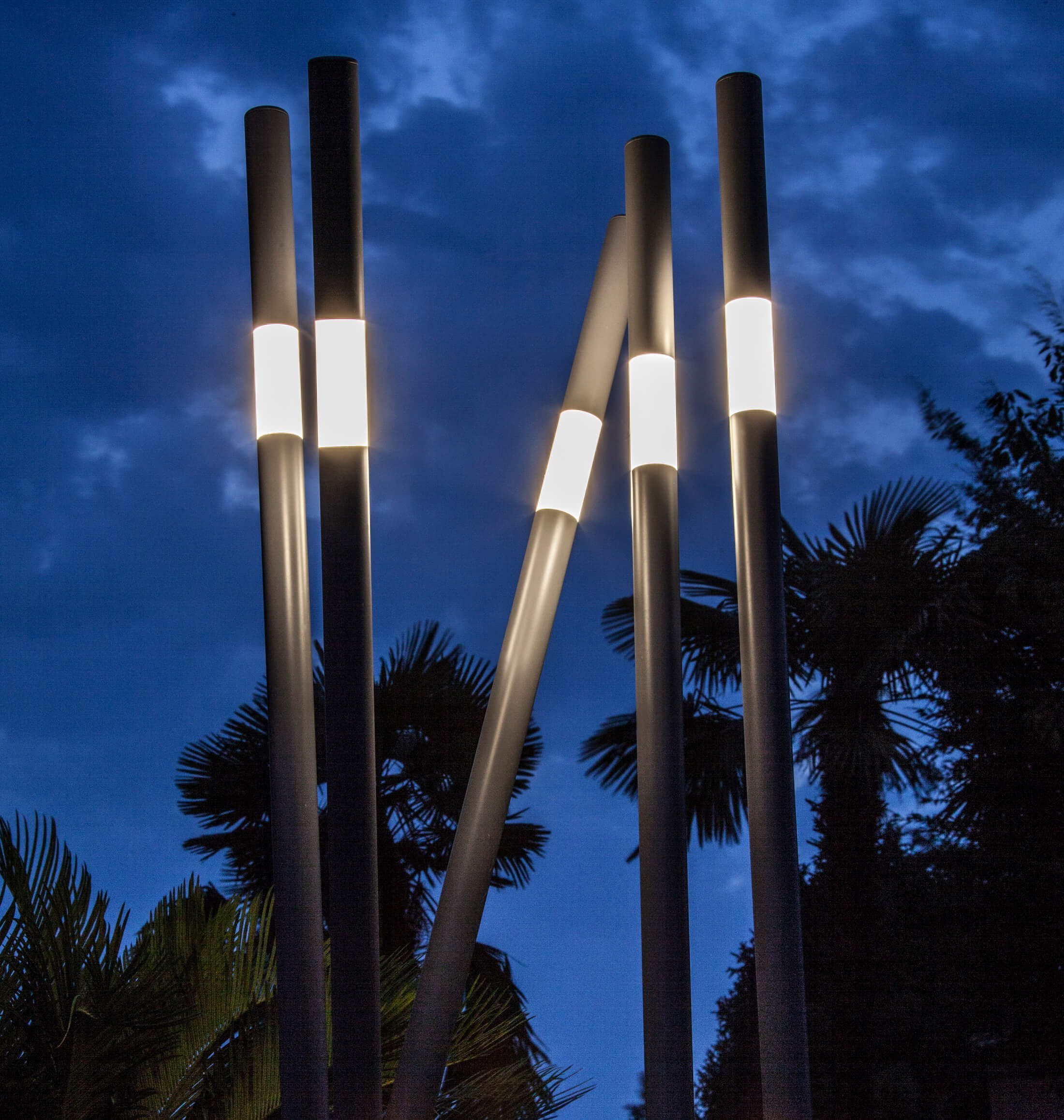 LUCCIOLA LED aluminium floor lamp By Brillamenti