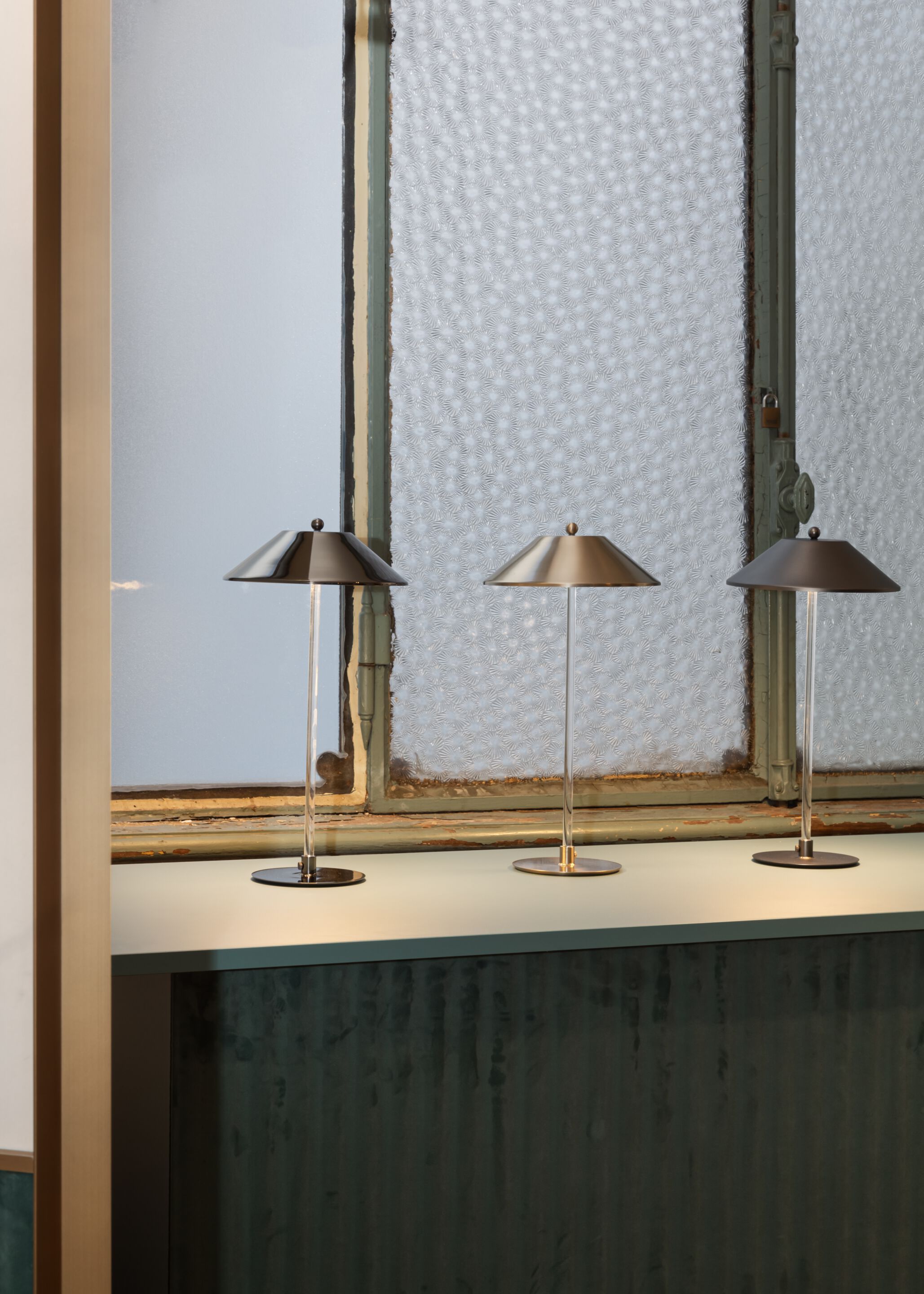 CANDILEE GUN METAL Table lamp By LUCE TU | design Isacco Brioschi