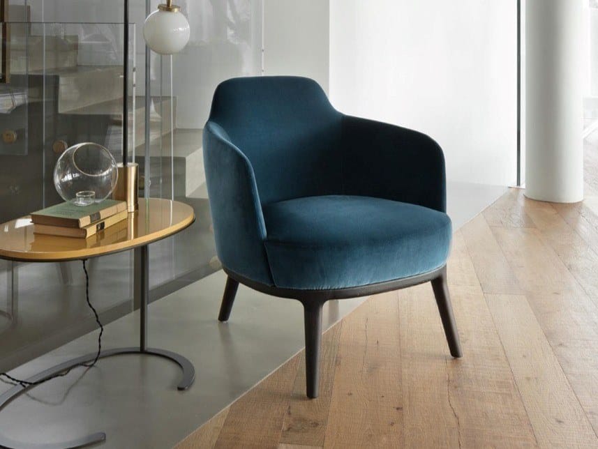 LUCYLLE Upholstered easy chair with armrests By Lema | design Roberto ...