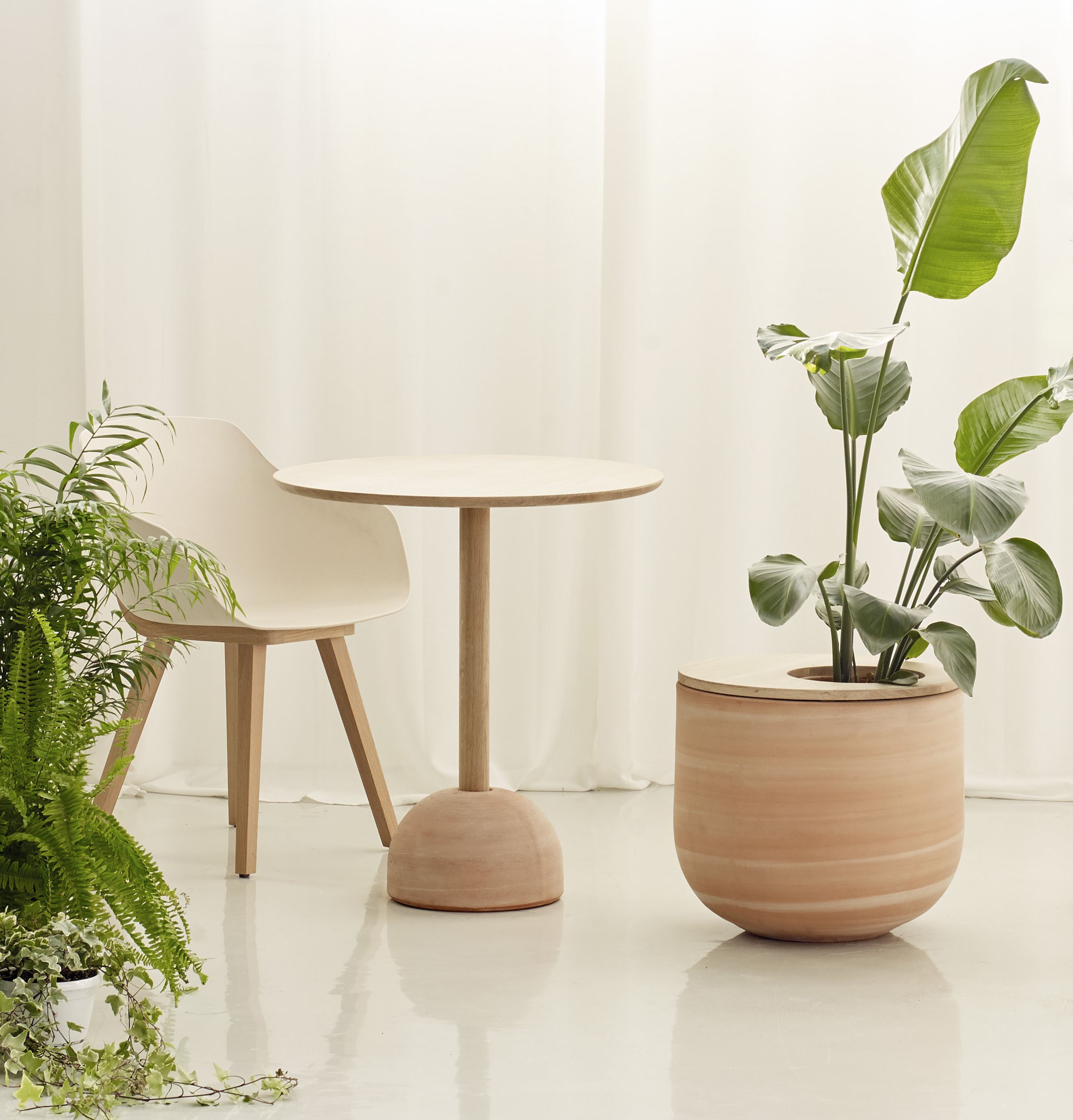 LUR | Table By ALKI design Iratzoki Lizaso