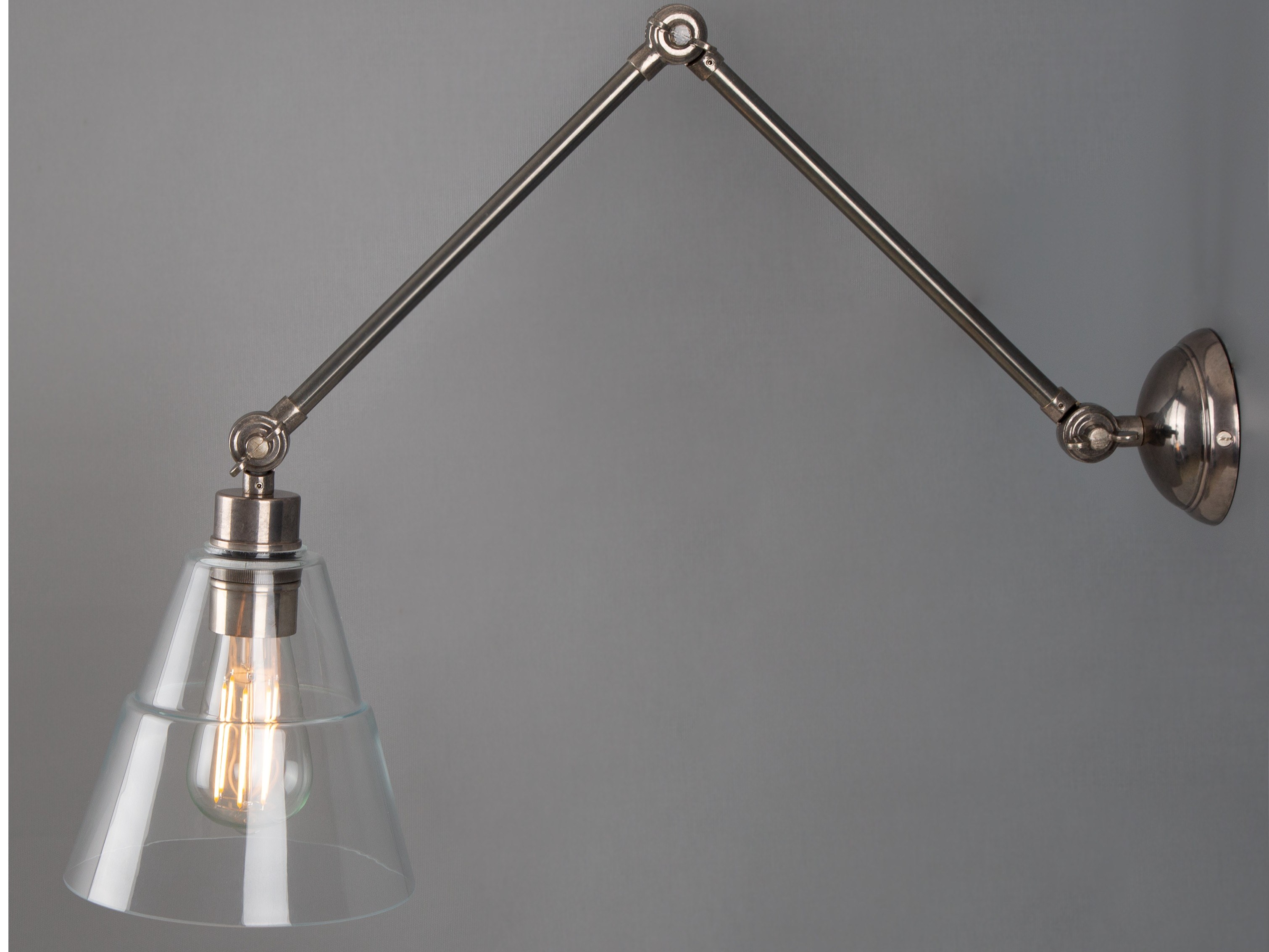 LYX ADJUSTABLE POSTER LIGHT Wall lamp By Mullan Lighting