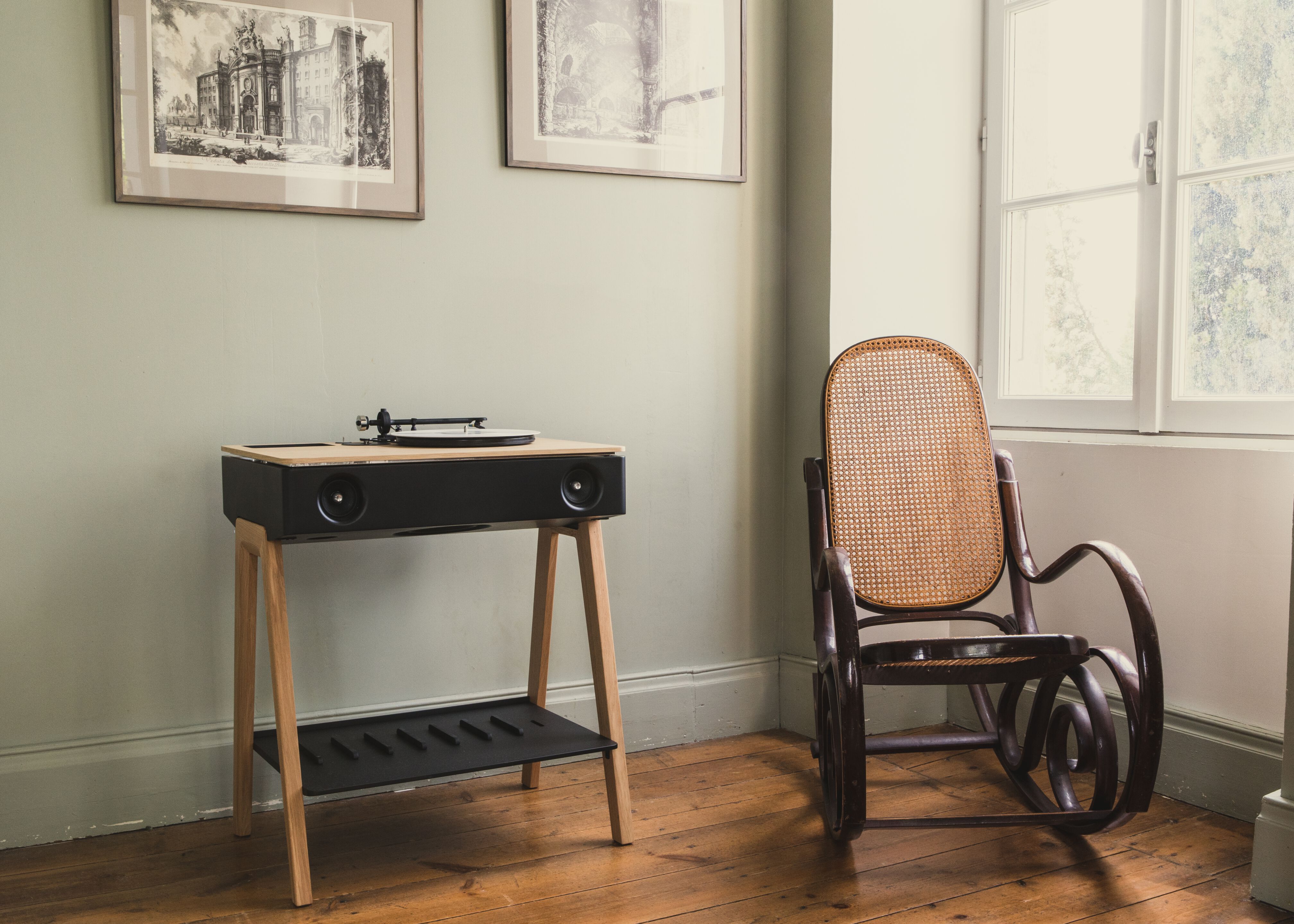 LX TURNTABLE WALNUT Speaker By La Boite concept
