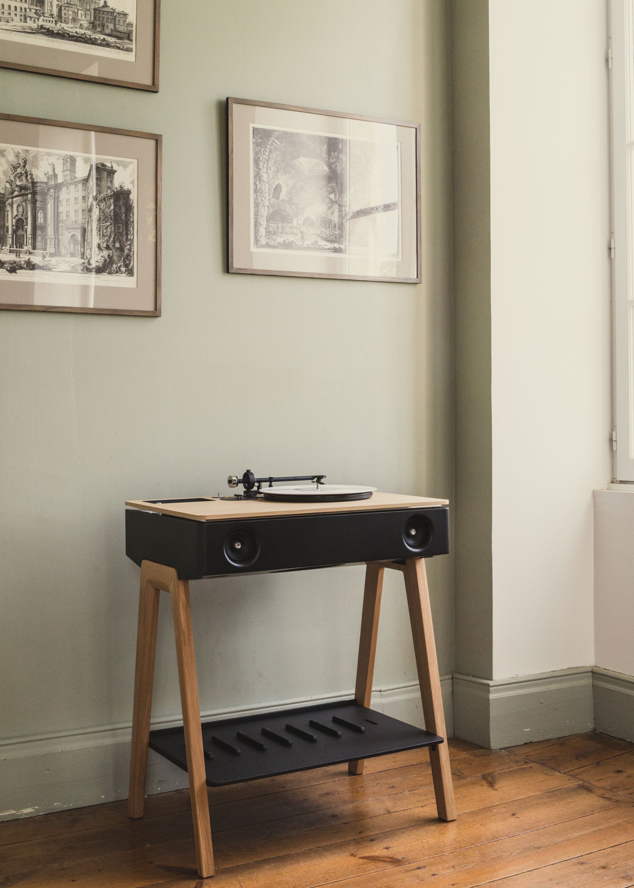 LX TURNTABLE WALNUT Speaker By La Boite concept