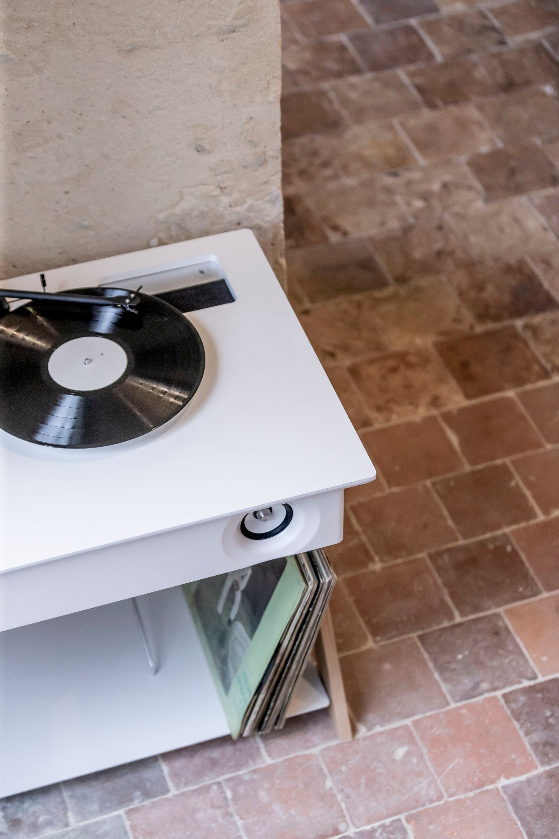 LX X TURNTABLE OAK Speaker By La Boite concept