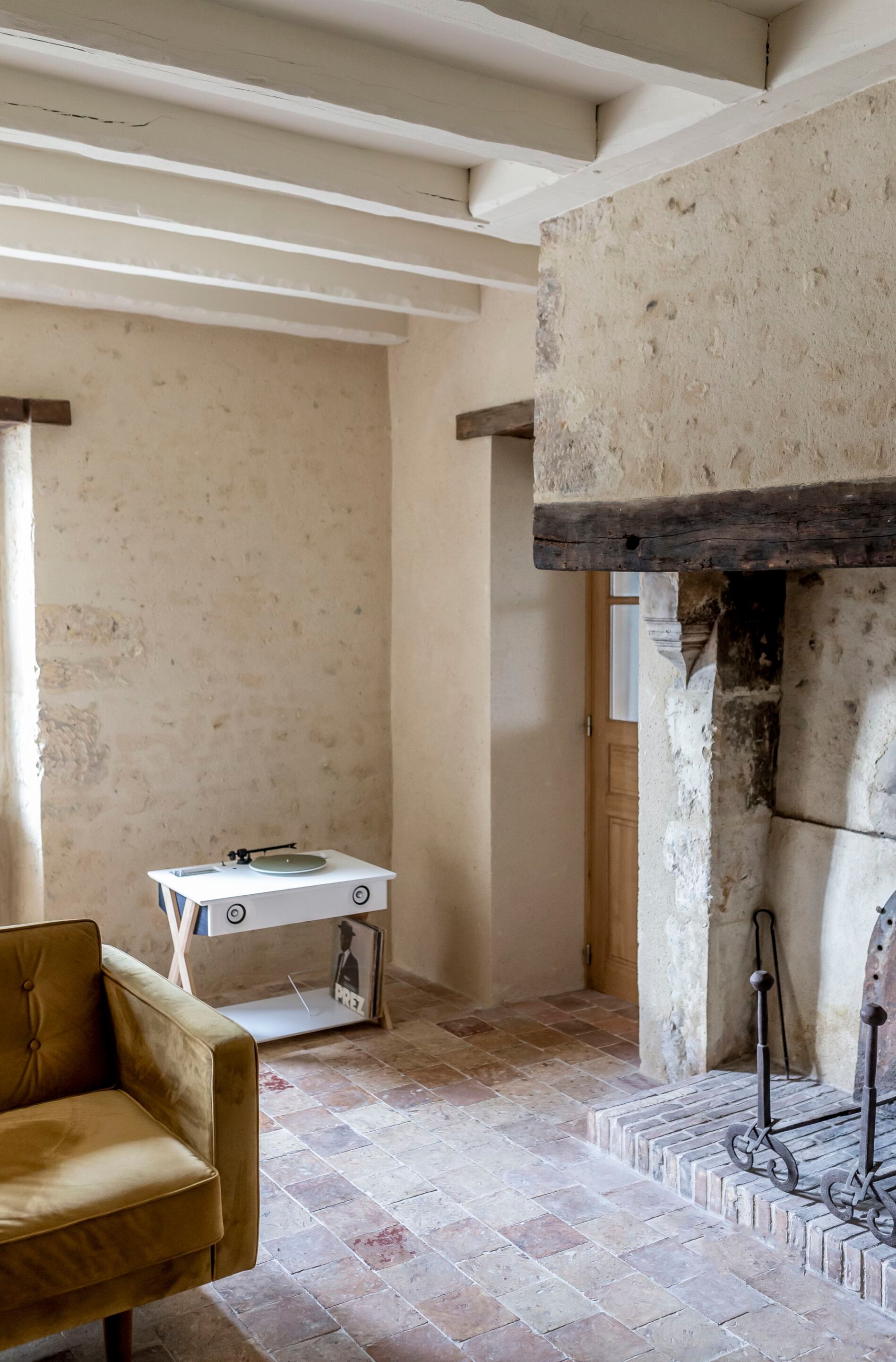 LX X TURNTABLE OAK Speaker By La Boite concept