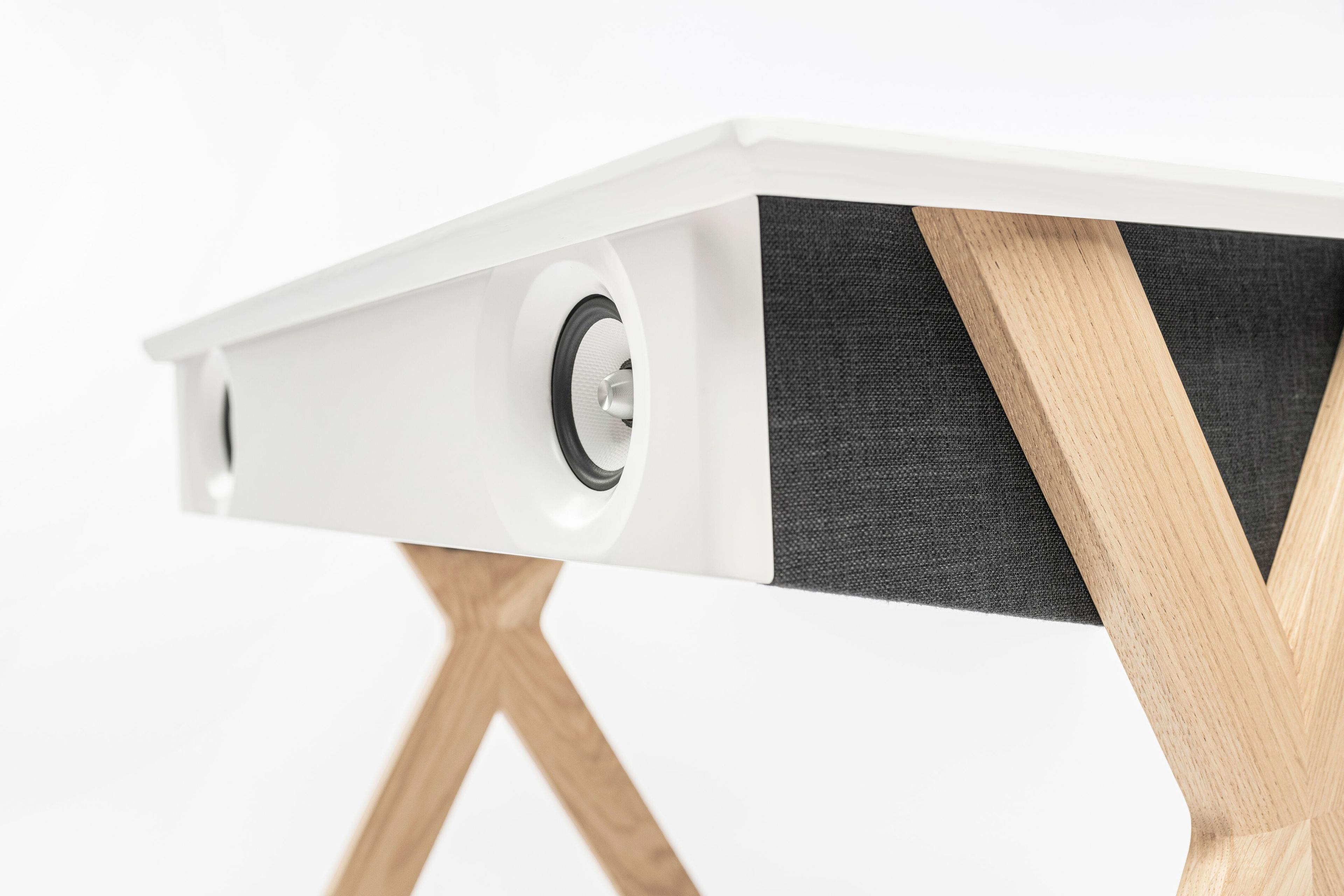 LX X TURNTABLE OAK Speaker By La Boite concept