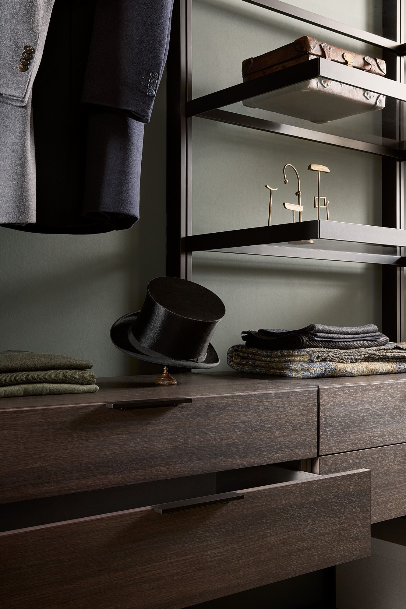 VENTITRE Walk-in wardrobe By Lema | design David Lopez Quincoces