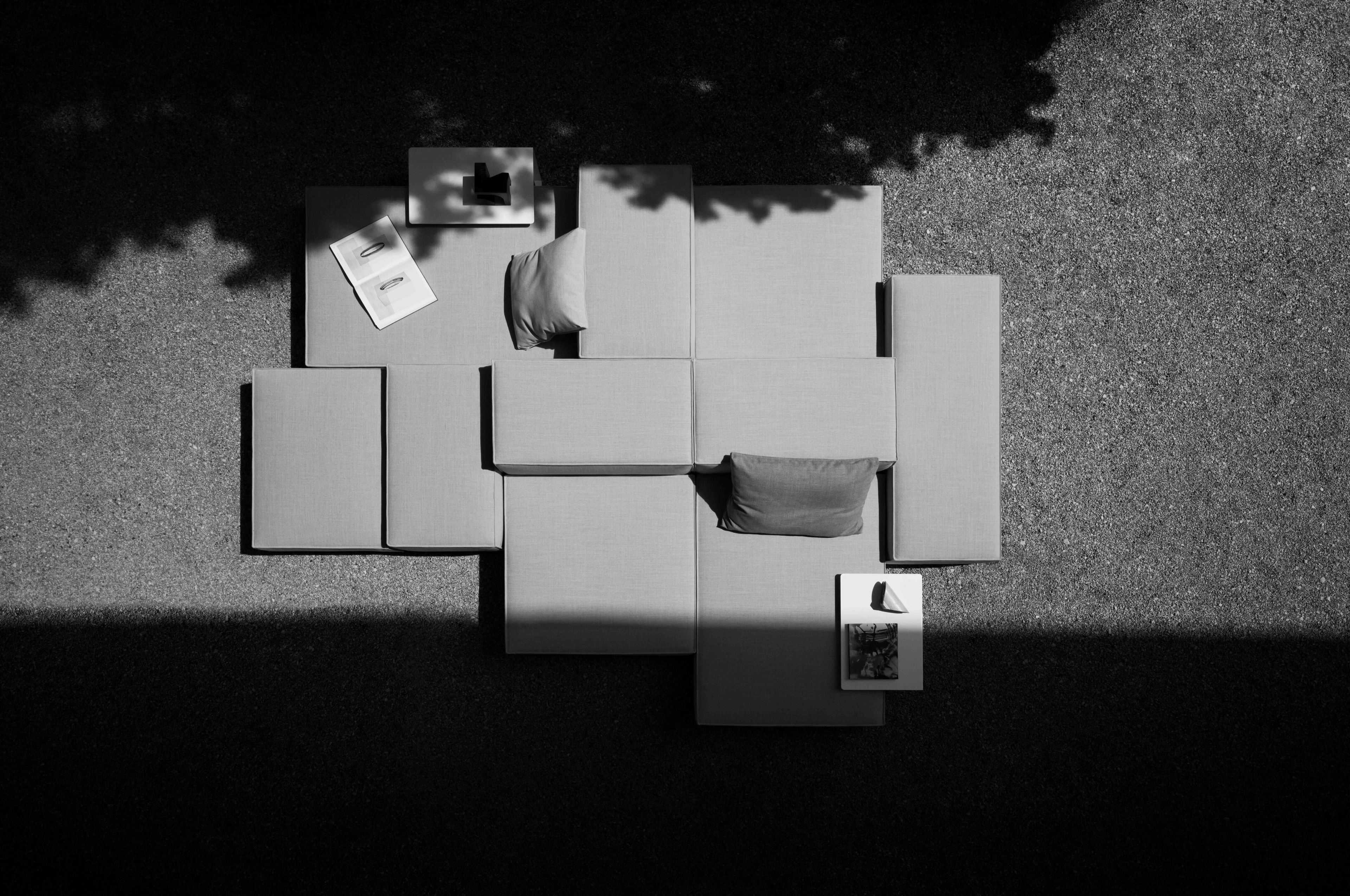 EXTRASOFT Modular sofa By Living Divani | design Piero Lissoni