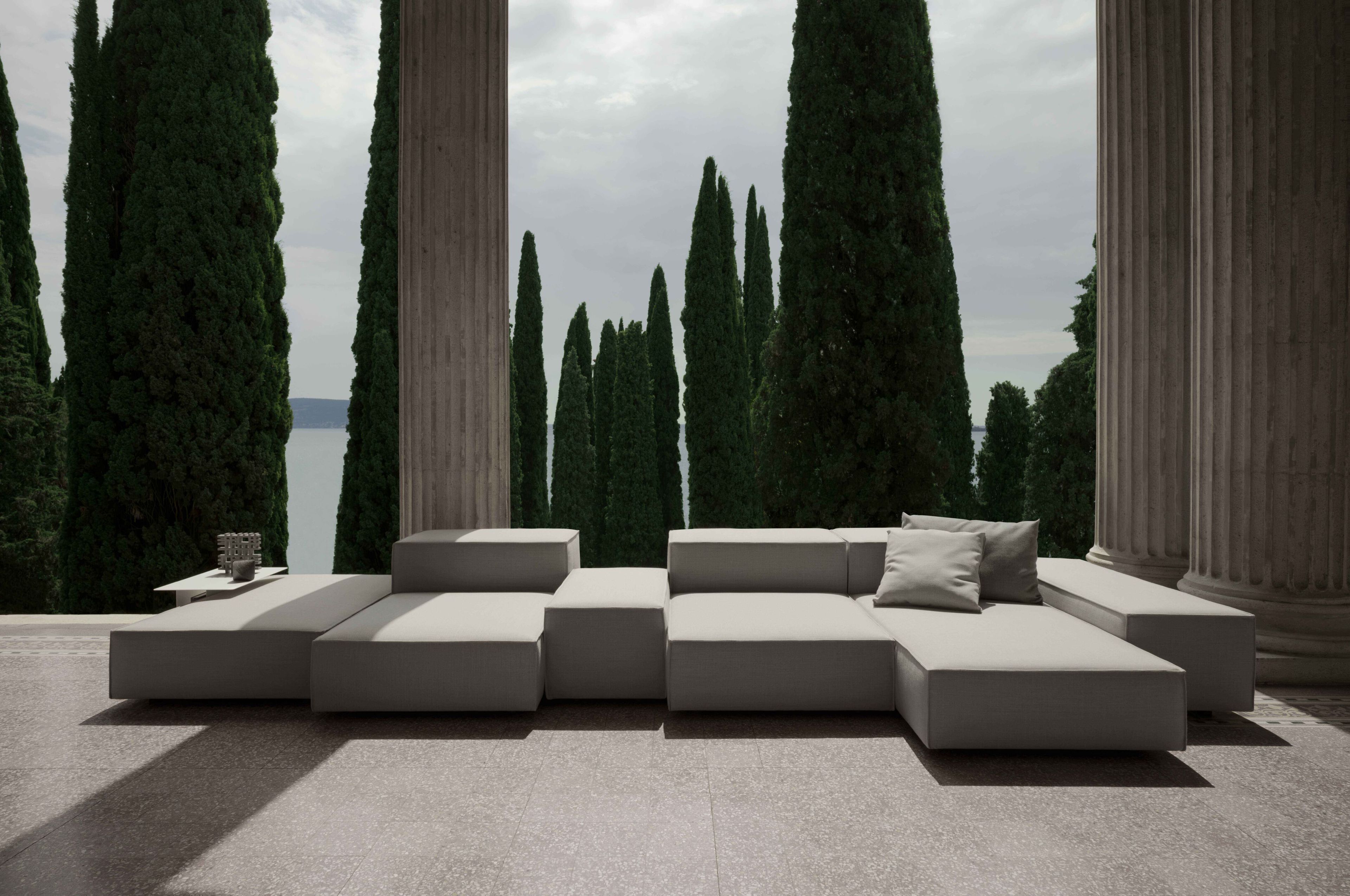EXTRASOFT Modular sofa By Living Divani | design Piero Lissoni