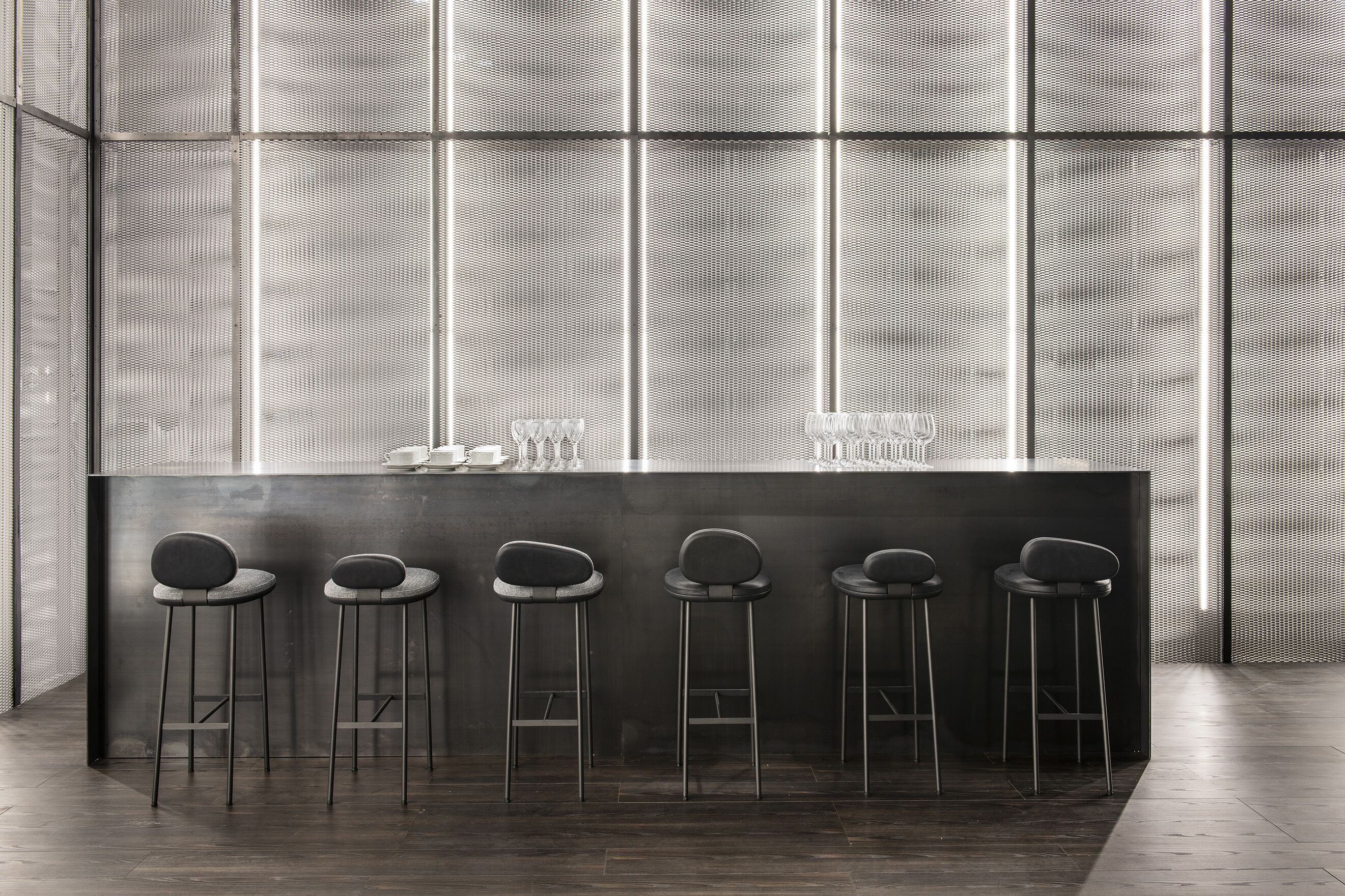 PEBBLE Stool By Living Divani | design Lanzavecchia + Wai