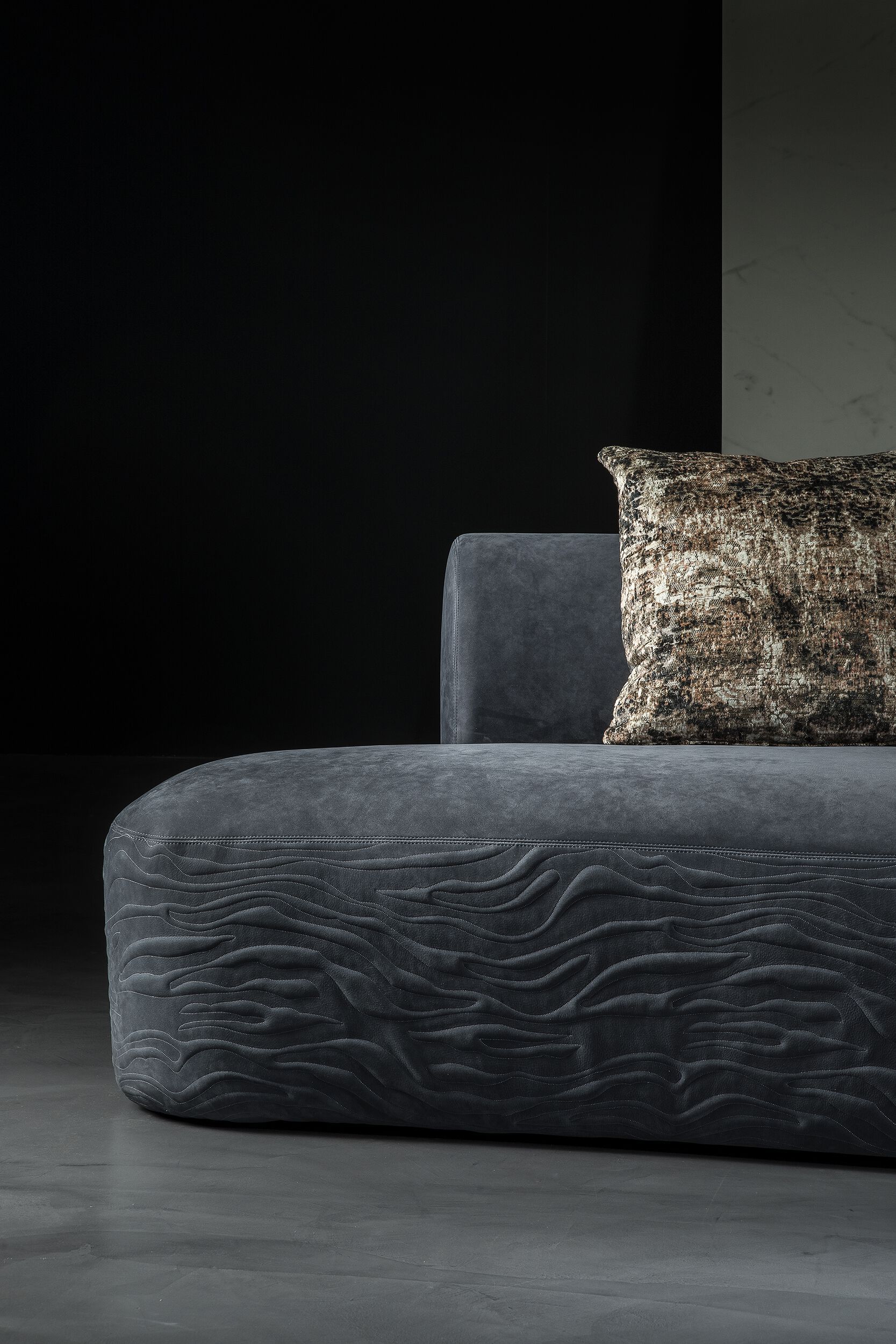NIP Sofa By Longhi