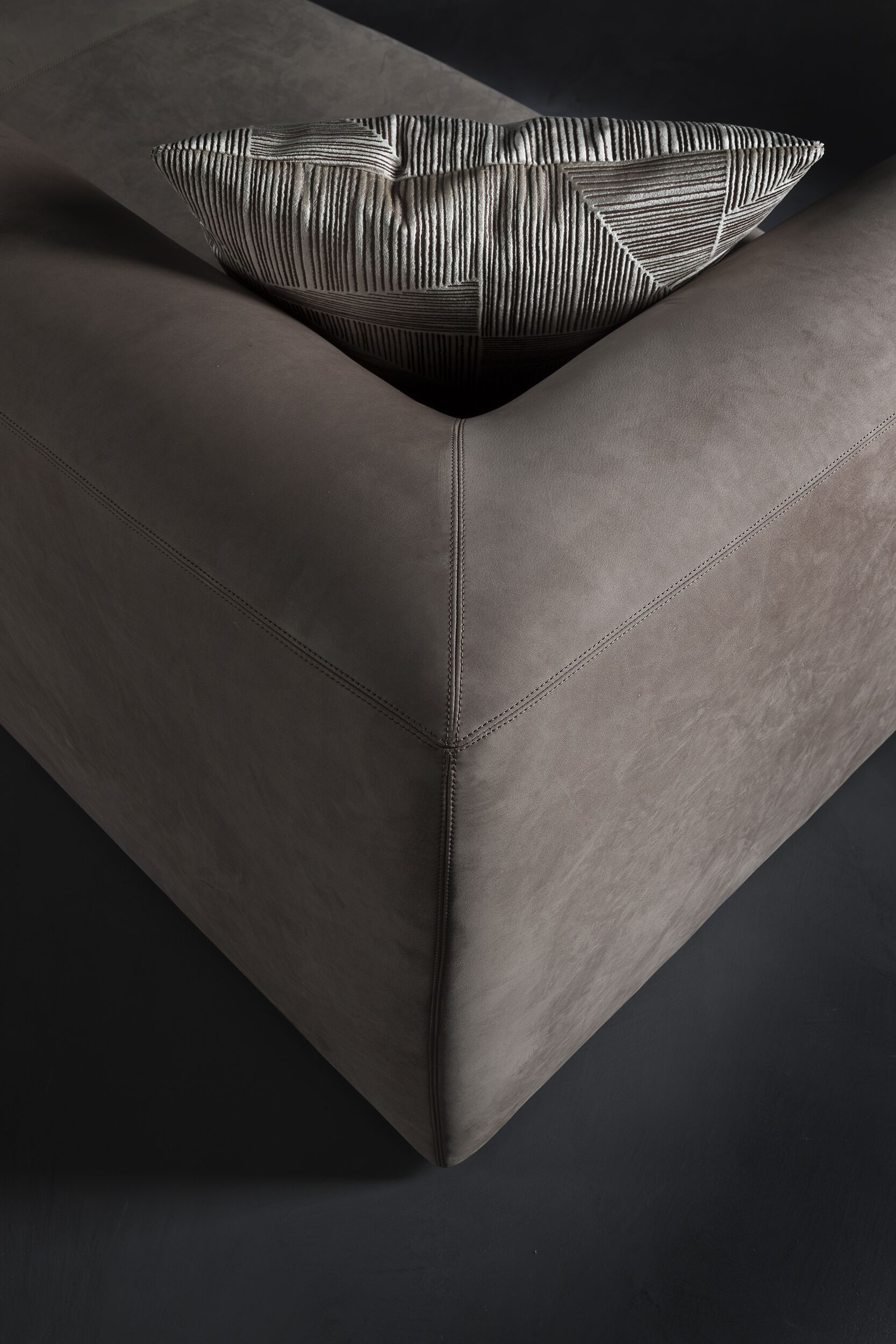 NIP Sofa By Longhi