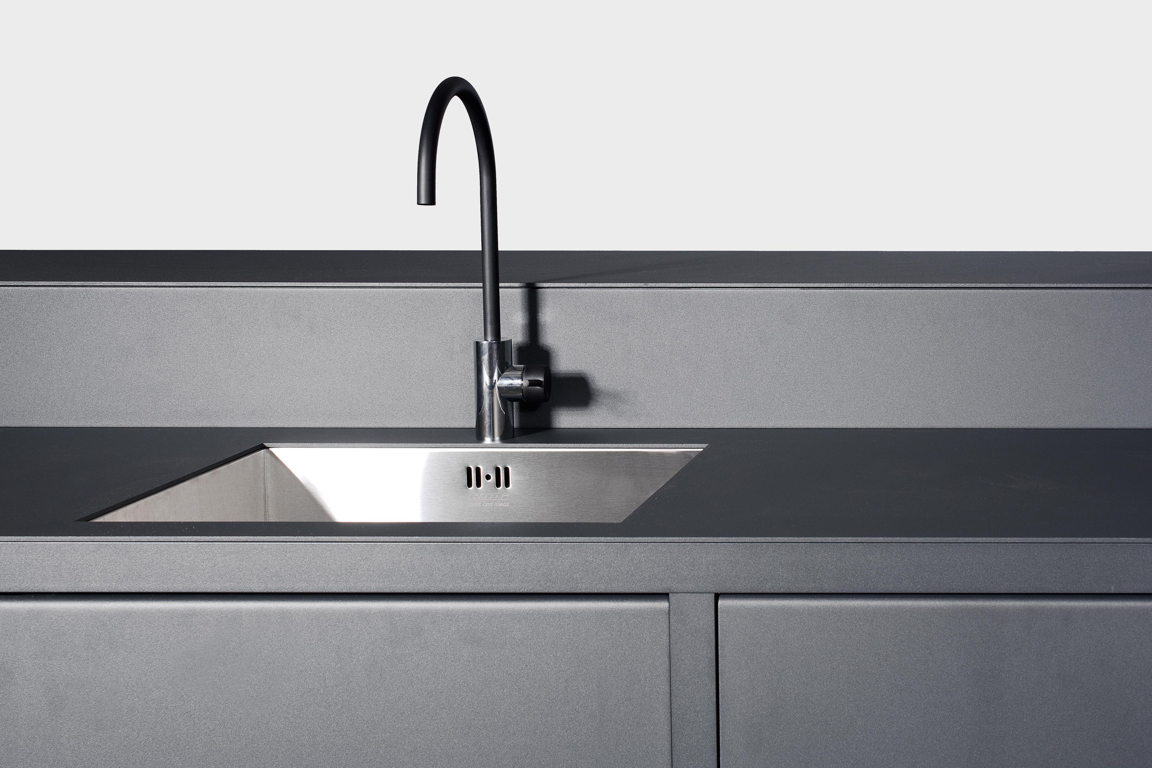 M2 | Bar counter Aluminium bar counter By Sachi