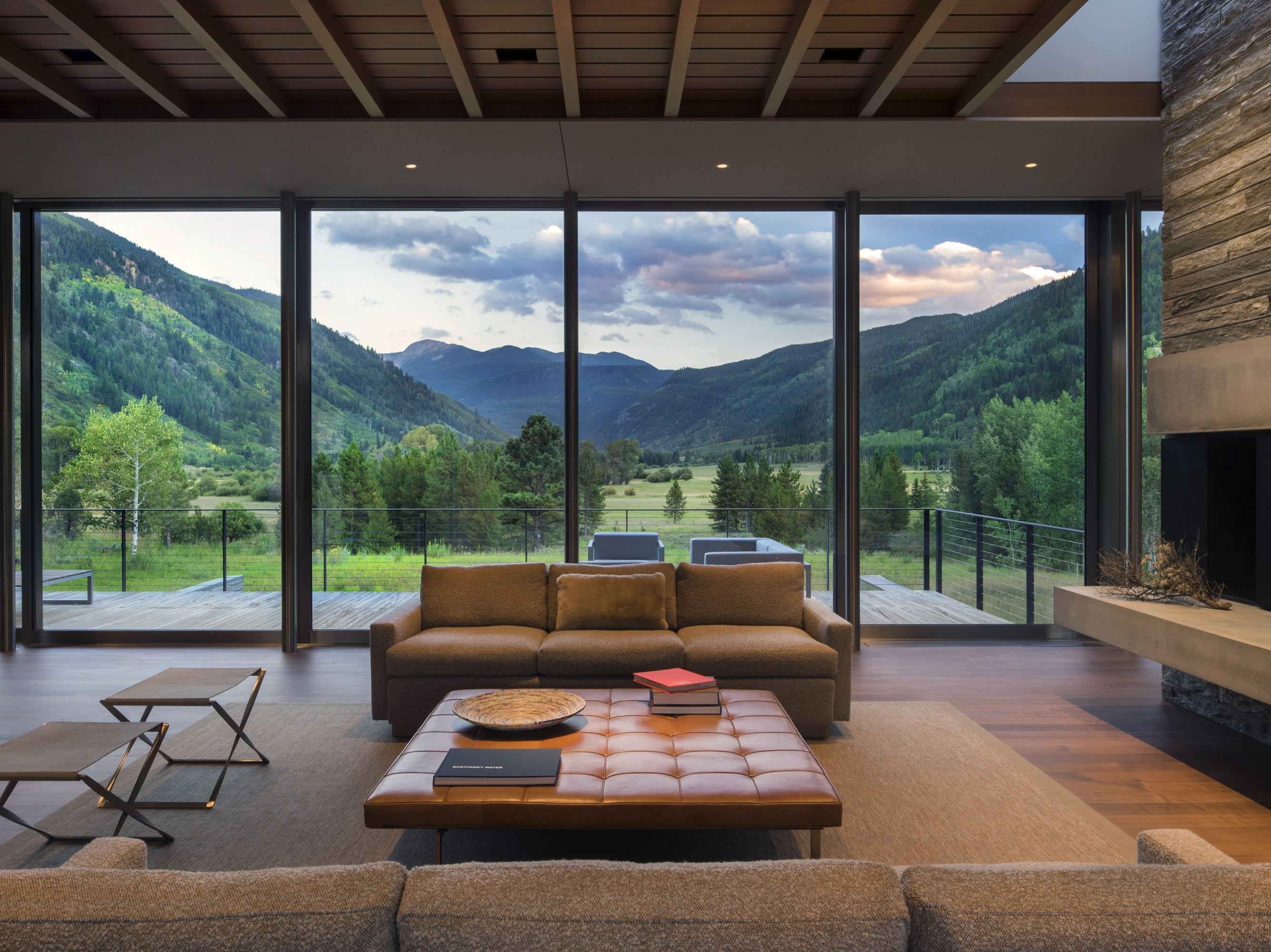 M55 | Lift and slide window By Capoferri Serramenti