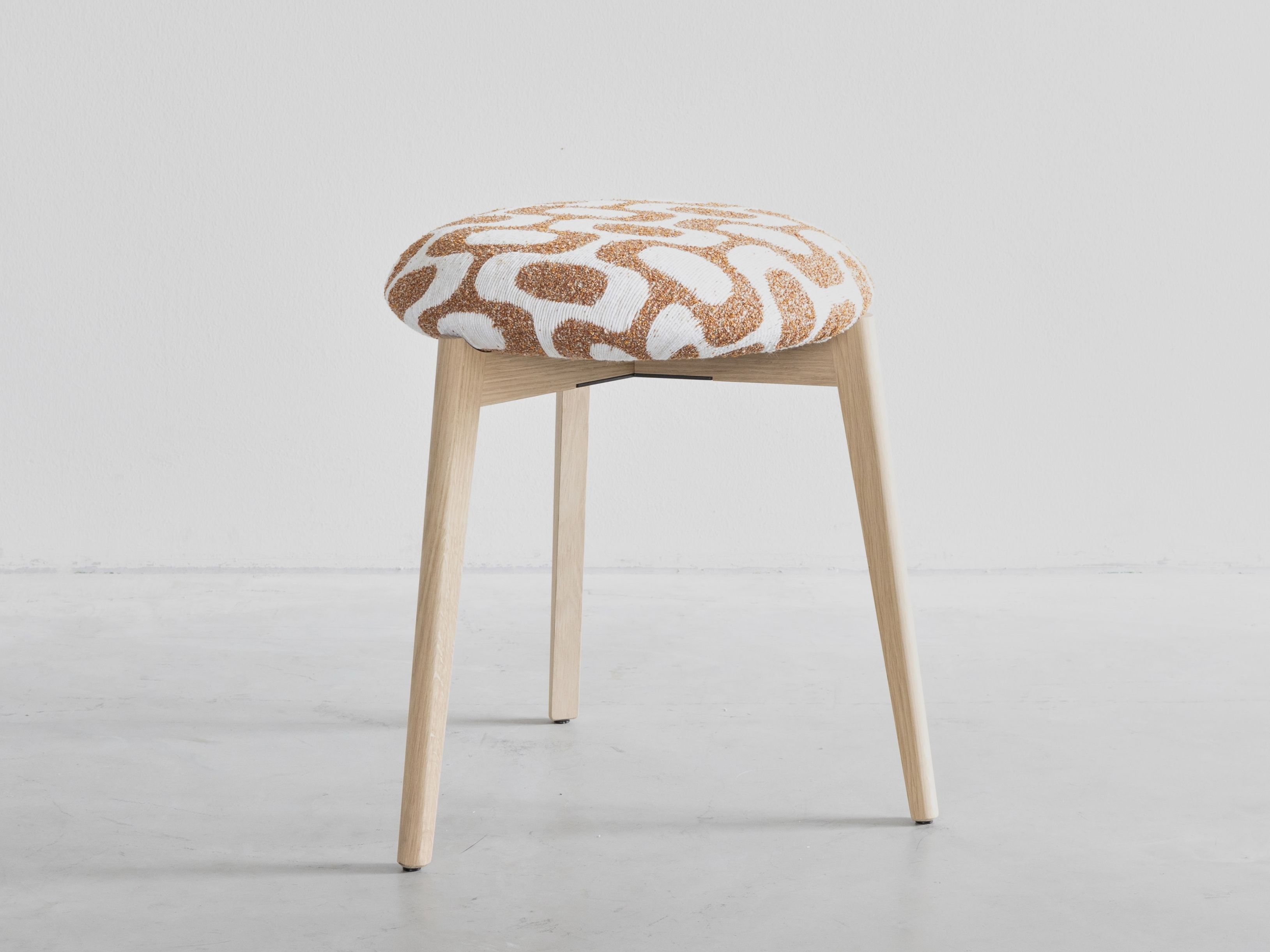 MACARON | Stool By Van Rossum design Lieven Musschoot, Cas Moor