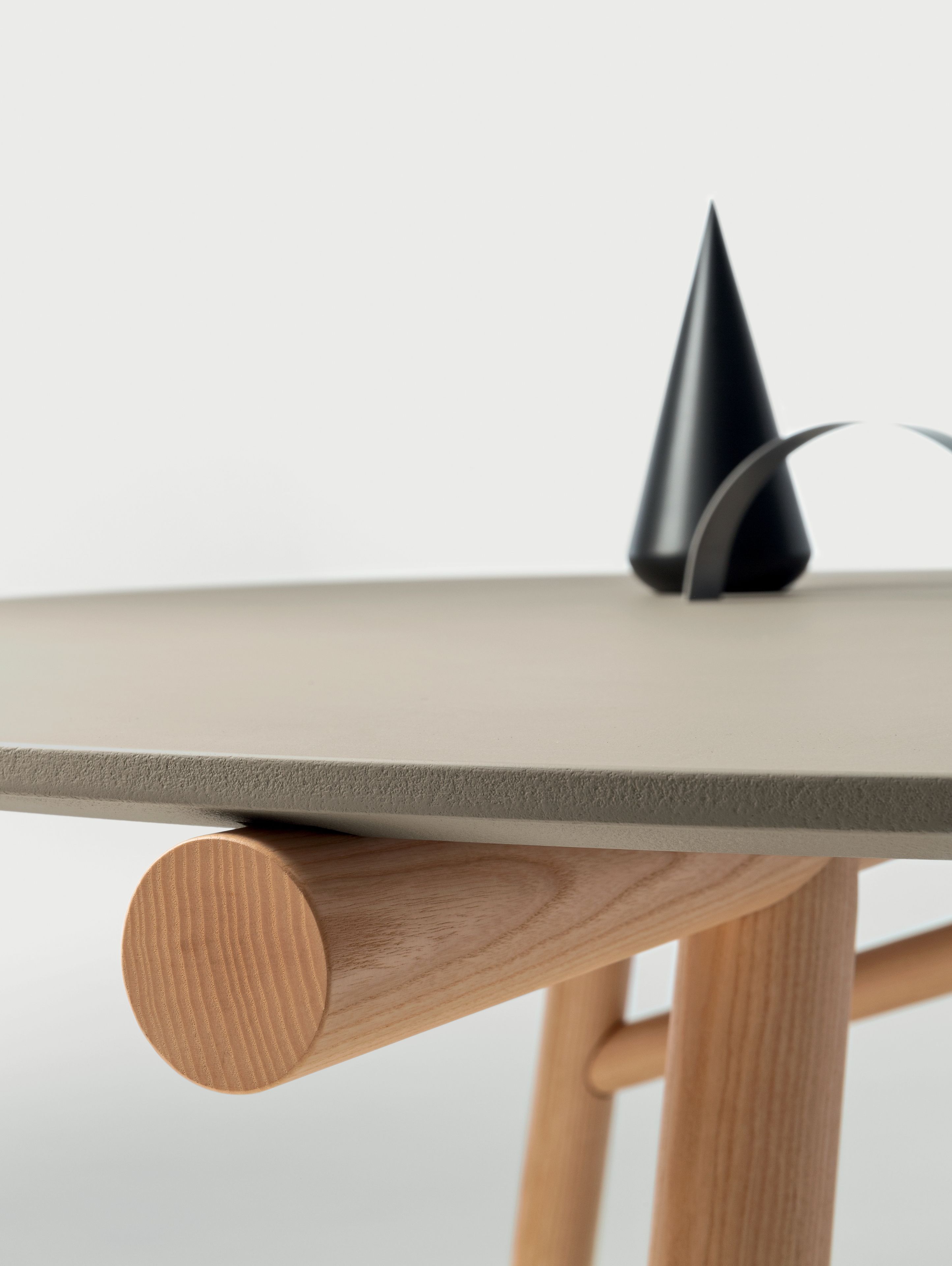 MAESTRO | Table ronde By PIANCA design Emilio Nanni