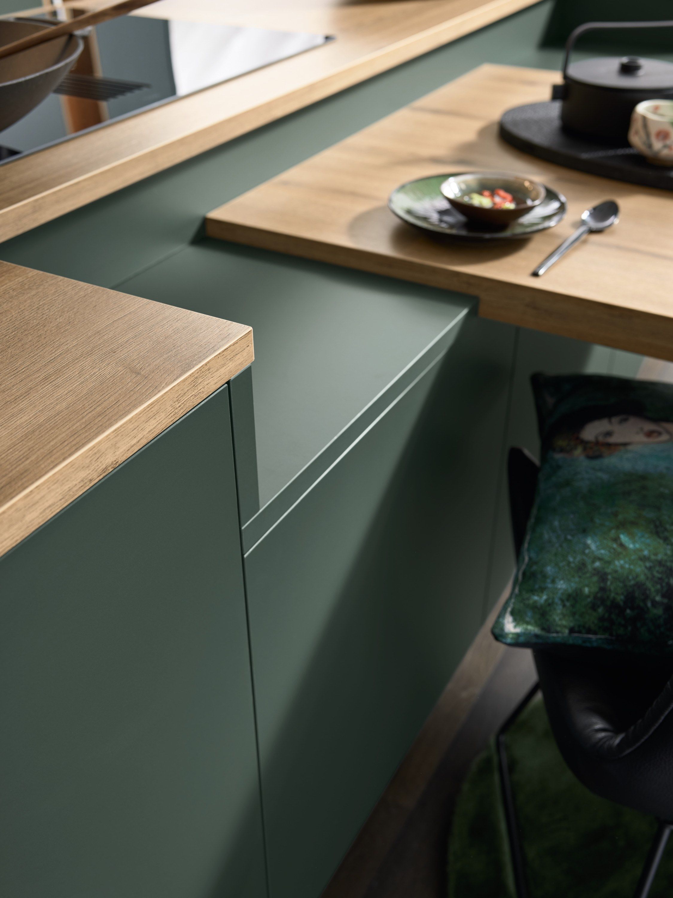 MANHATTAN UNI BLACK GREEN kitchen By Nolte Küchen