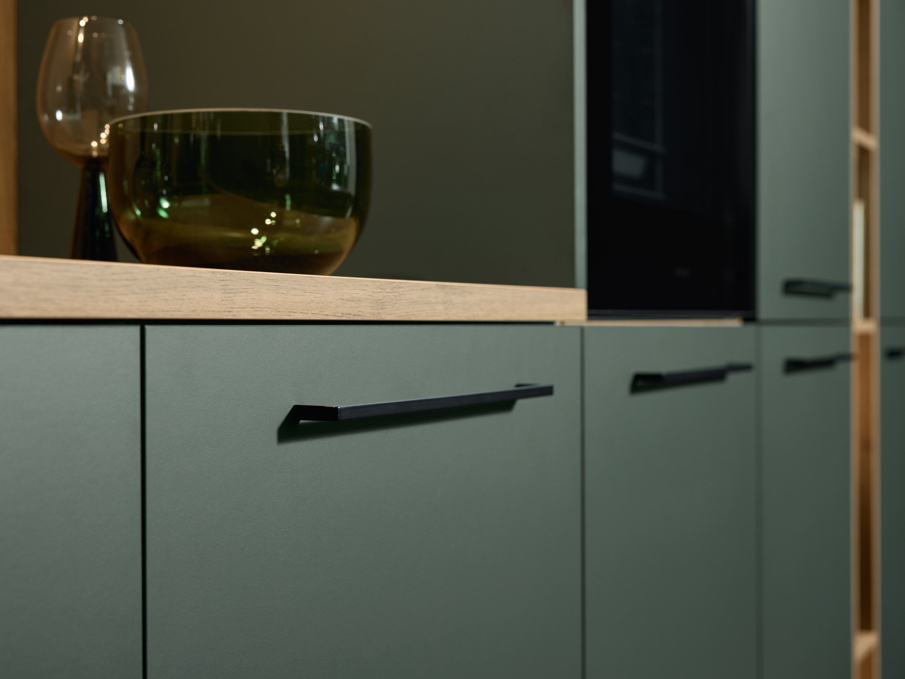 MANHATTAN UNI BLACK GREEN kitchen By Nolte Küchen