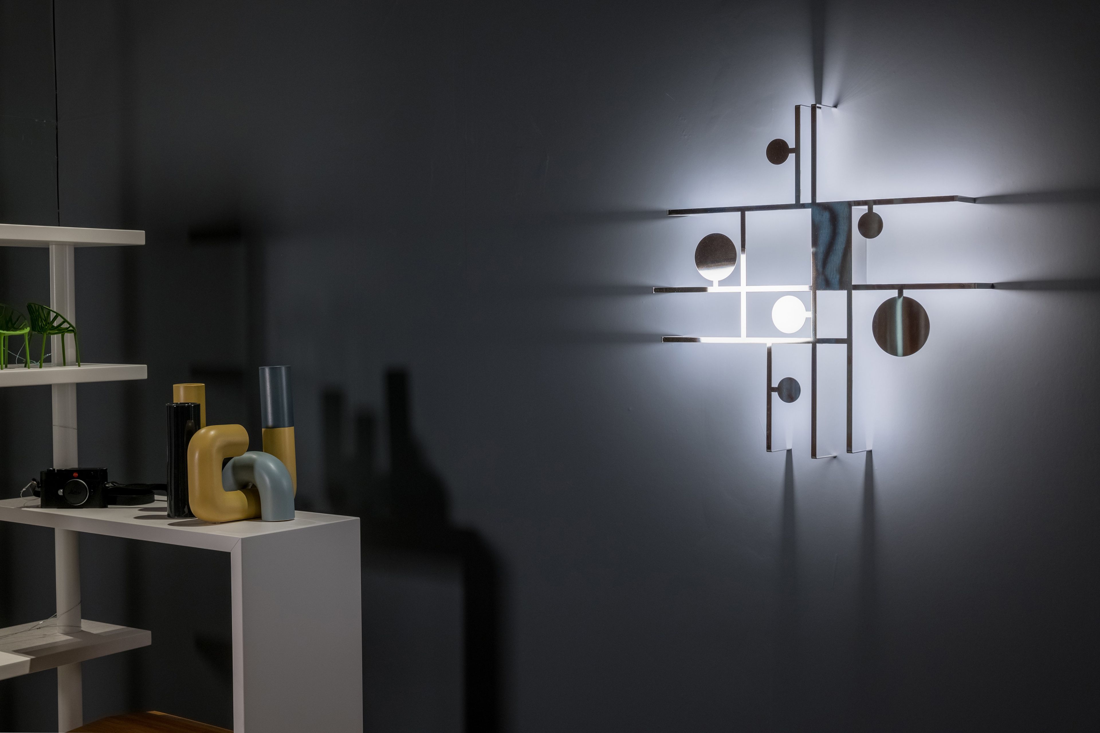 MANIFESTO Wall lamp By AXOLIGHT | design Timo Ripatti