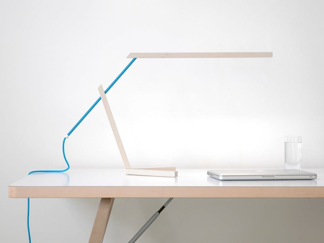 LED direct light maple table lamp MANTIS By Vertigo Bird design ...