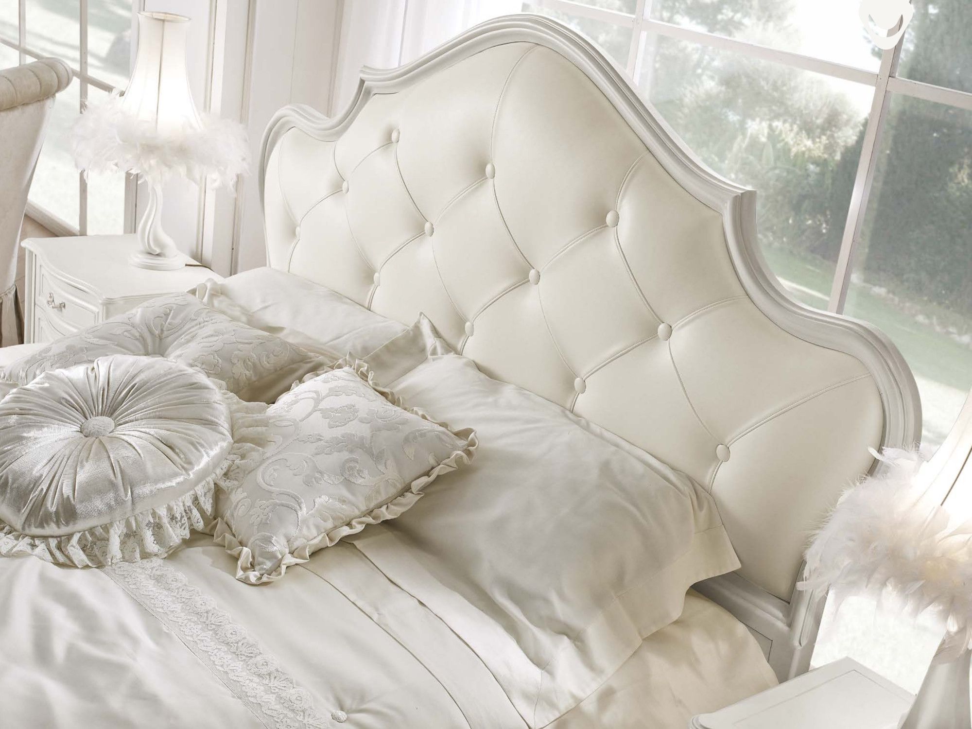 MARGHERITA | Bed By VOLPI