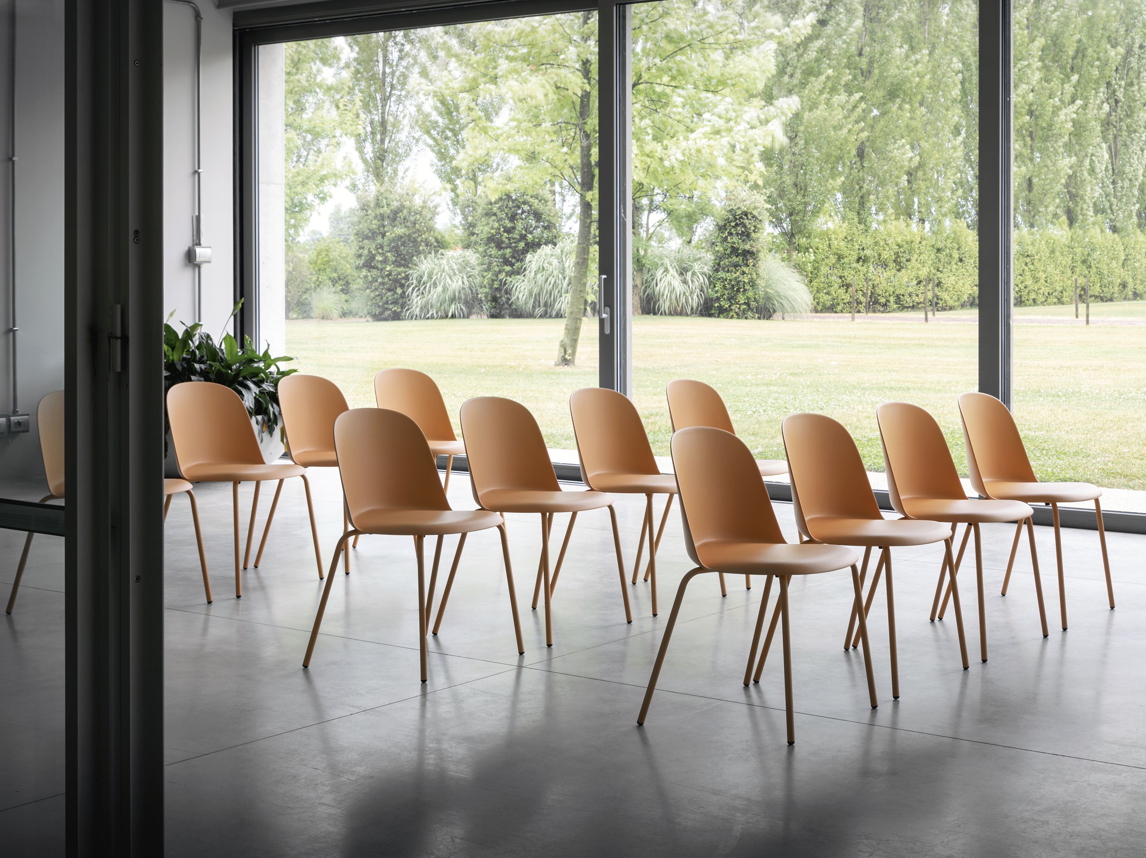 MARIOLINA | Chair By Miniforms design E-ggs