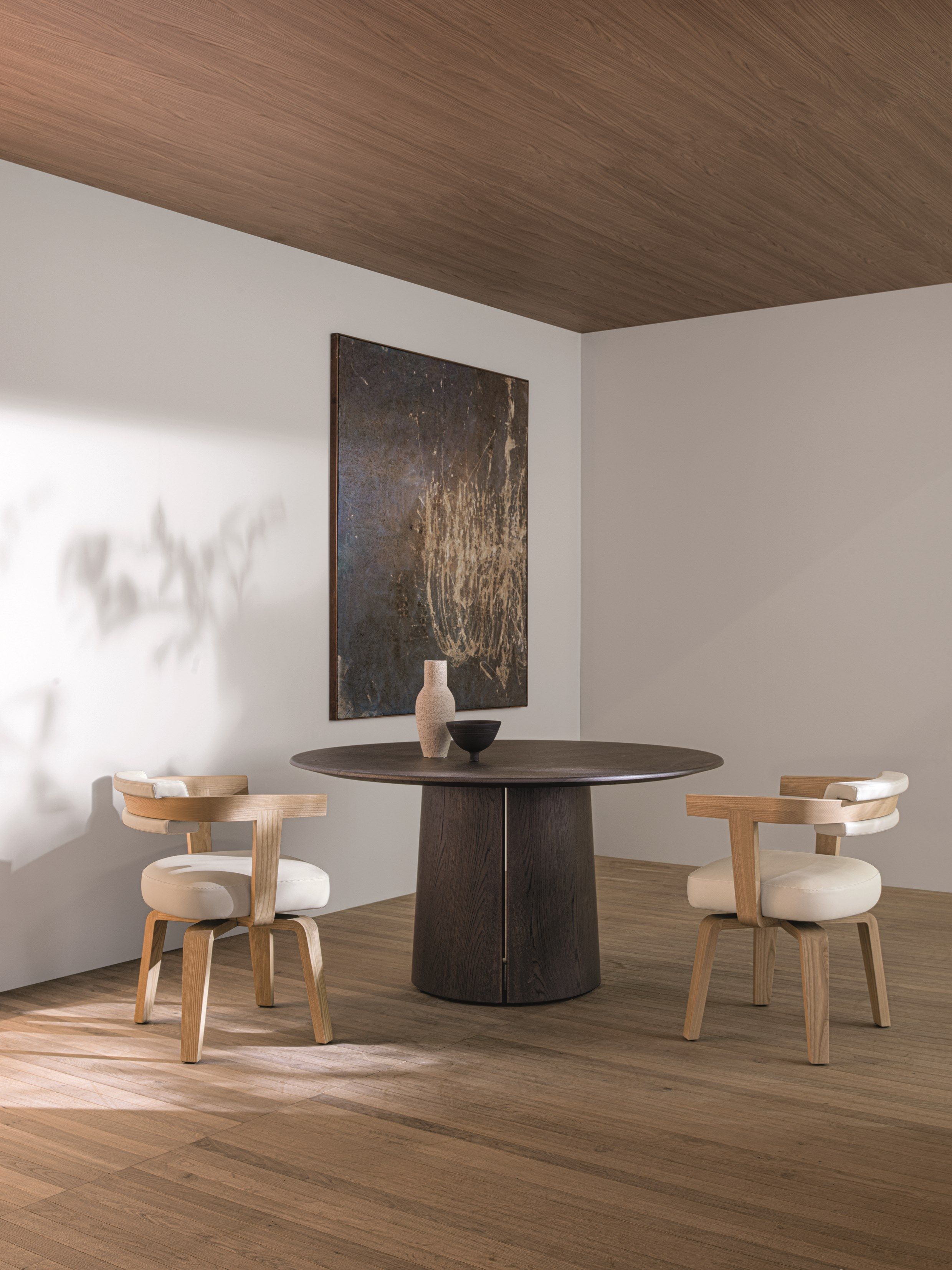 MATEO Round wooden table By Molteni & C. | design Vincent Van Duysen