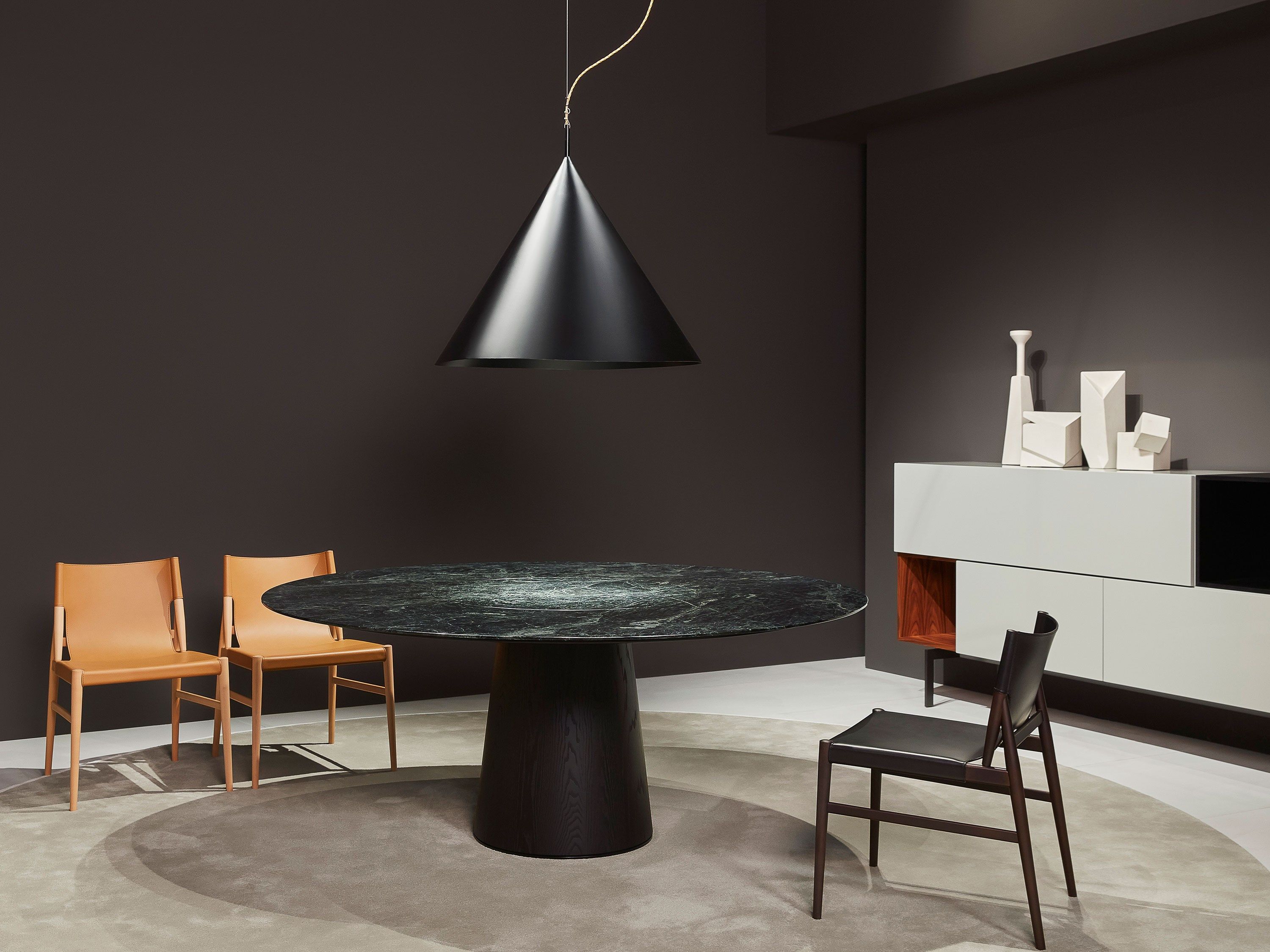 MATERIC Round dining table By Porro