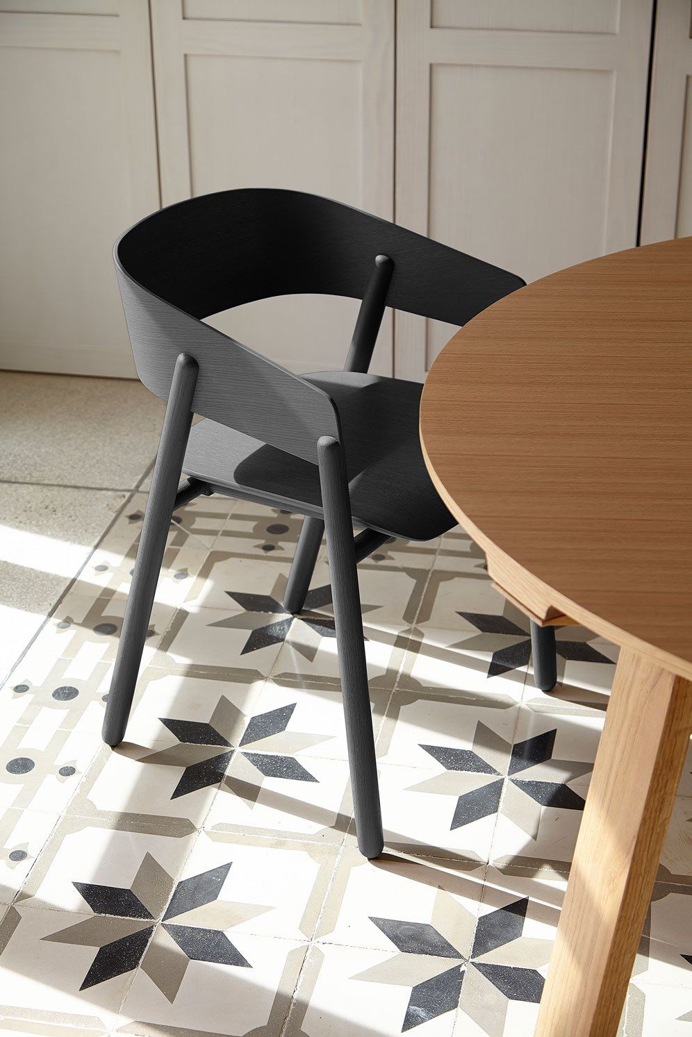 MAVA WOOD Chair By Punt | design Stephanie Jasny