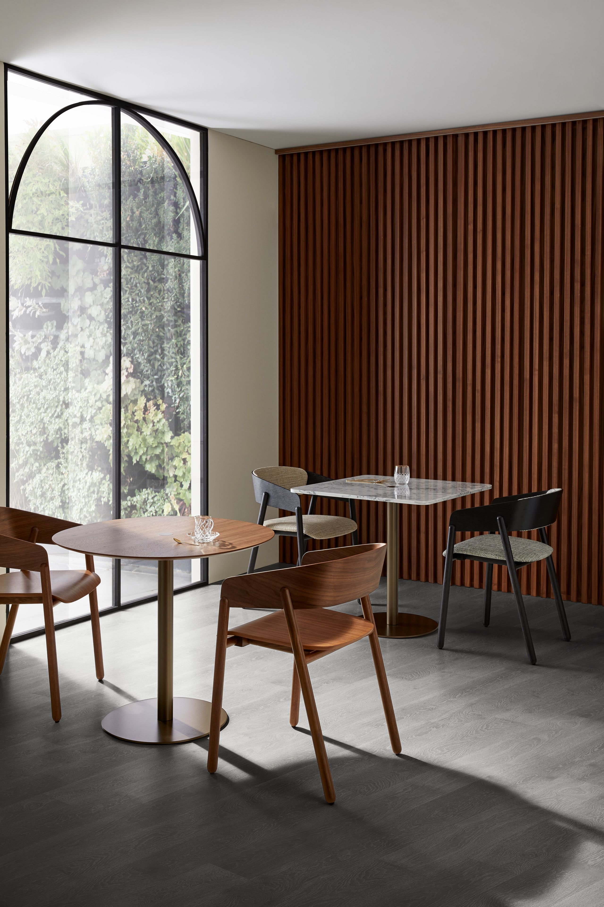 MAVA chair By Punt design Stephanie Jasny