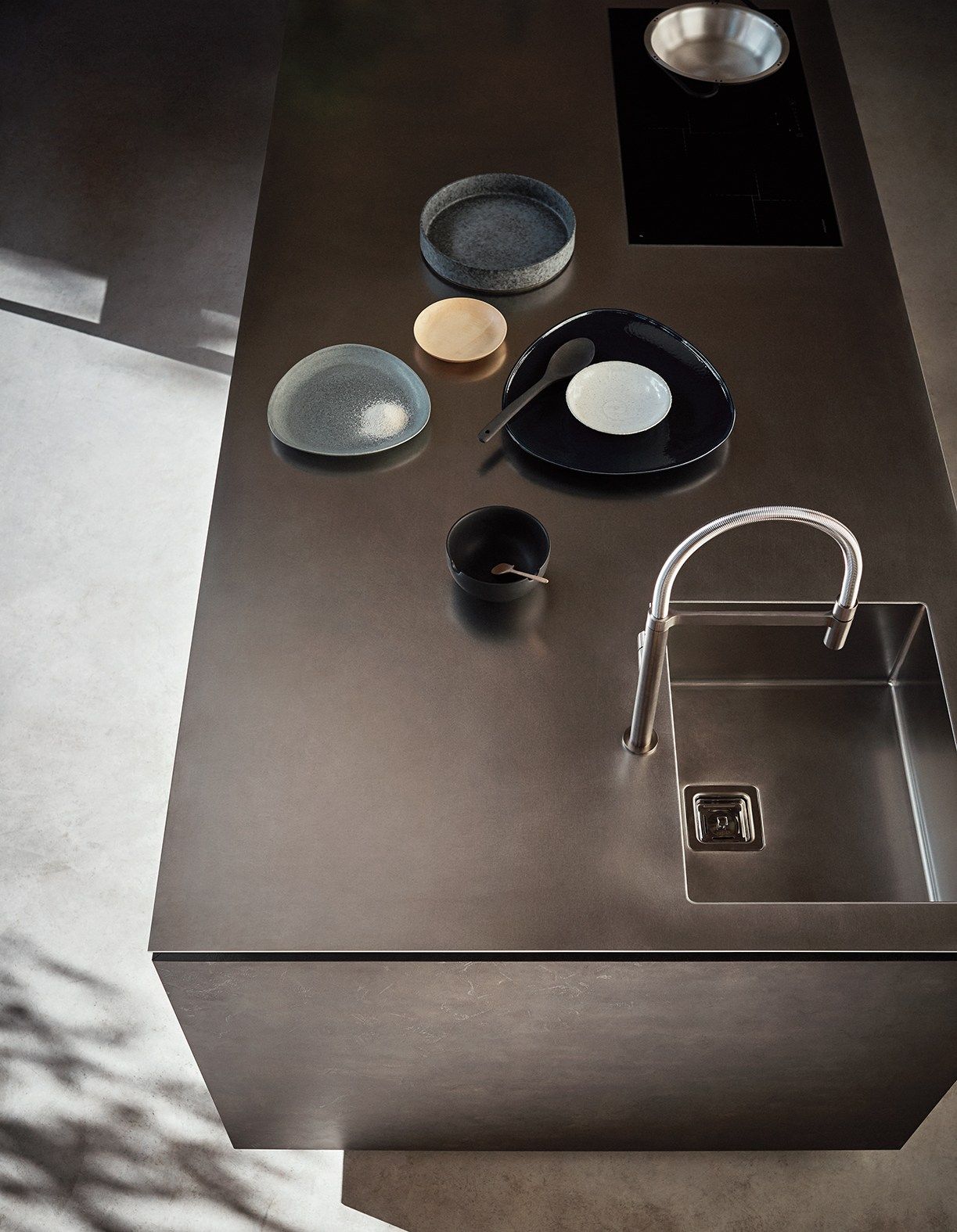 Fitted kitchen with island MAXIMA 2.2 - COMPOSITION 2 By Cesar