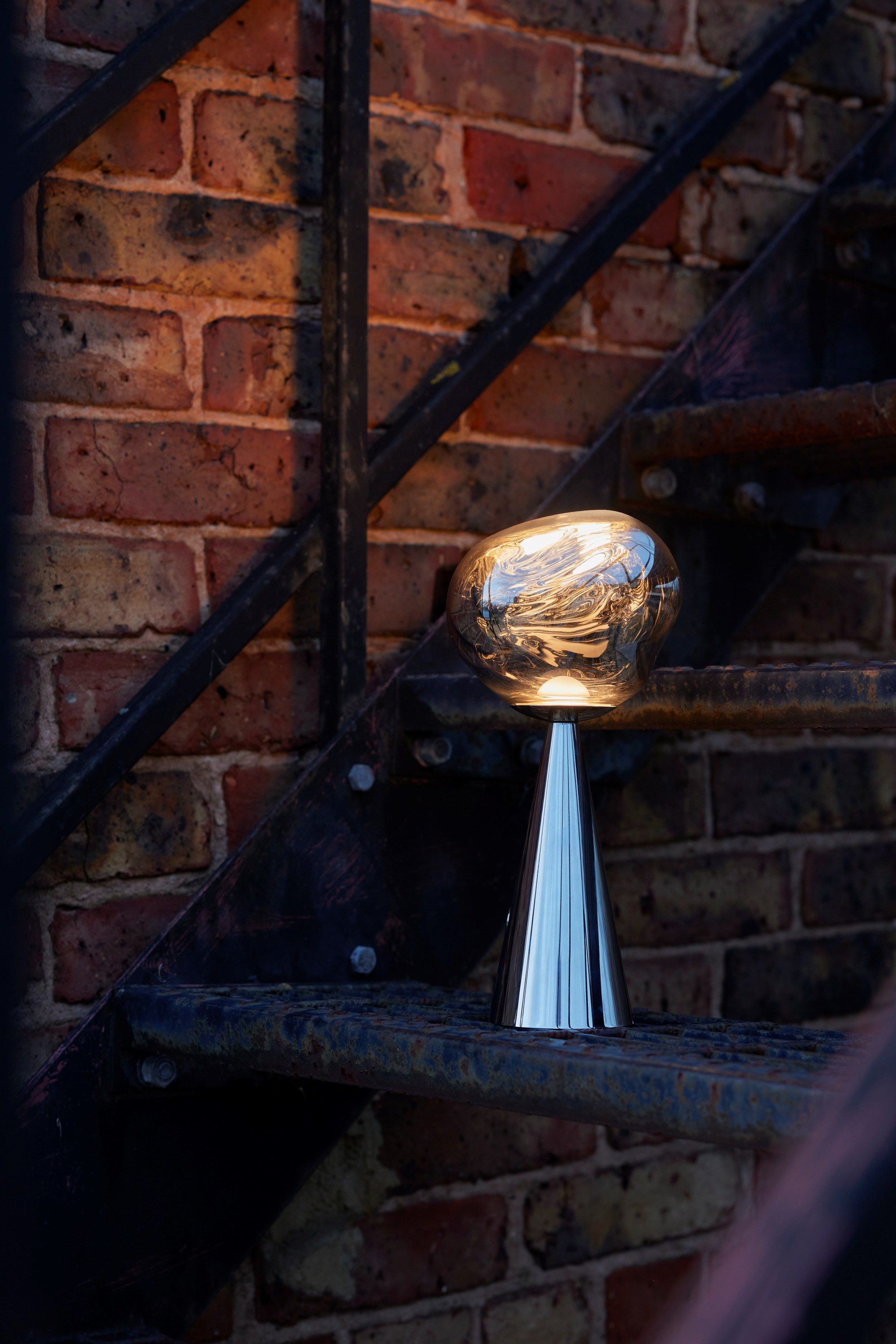 MELT Cordless LED table lamp By Tom Dixon | design Tom Dixon