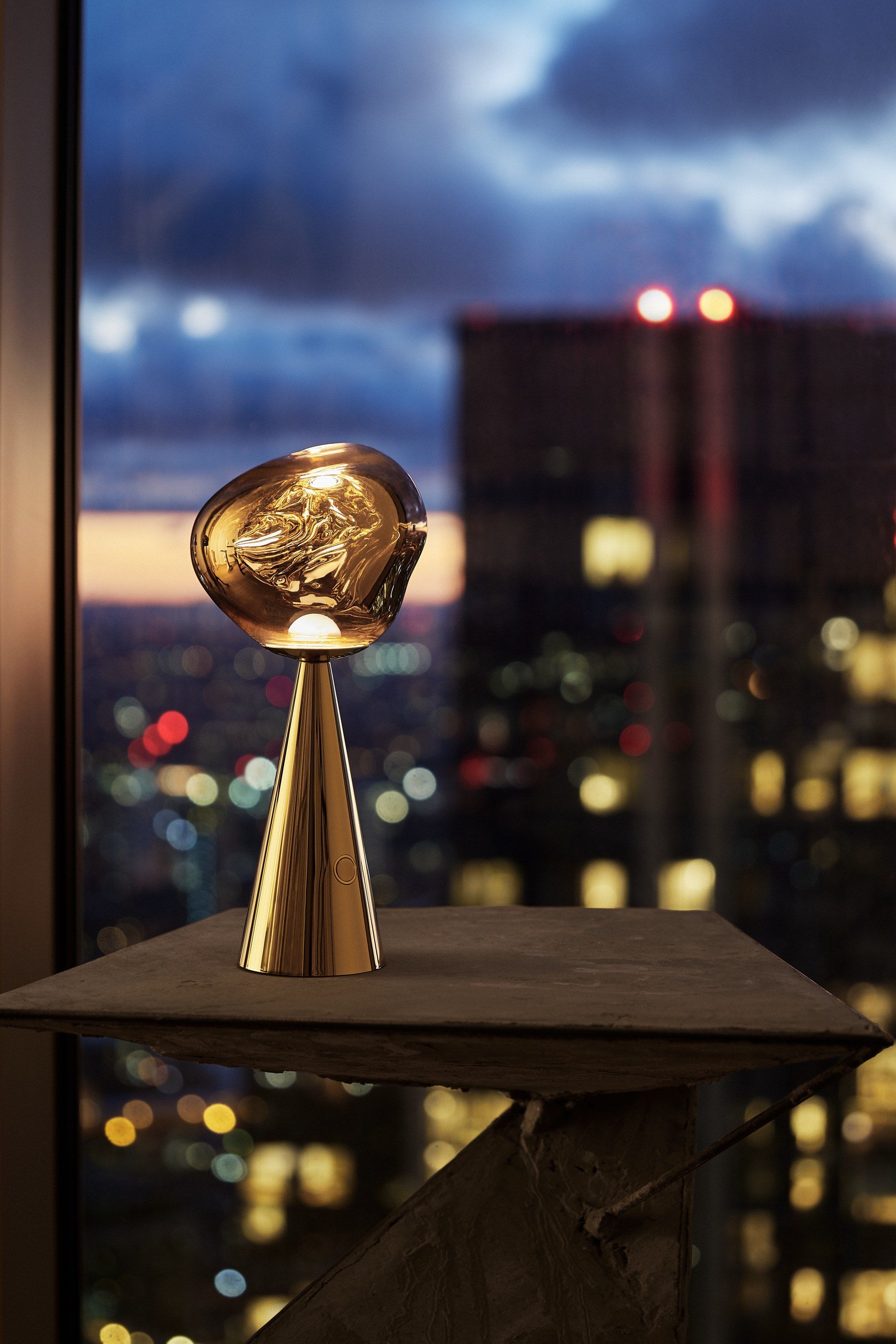 MELT Cordless LED table lamp By Tom Dixon | design Tom Dixon