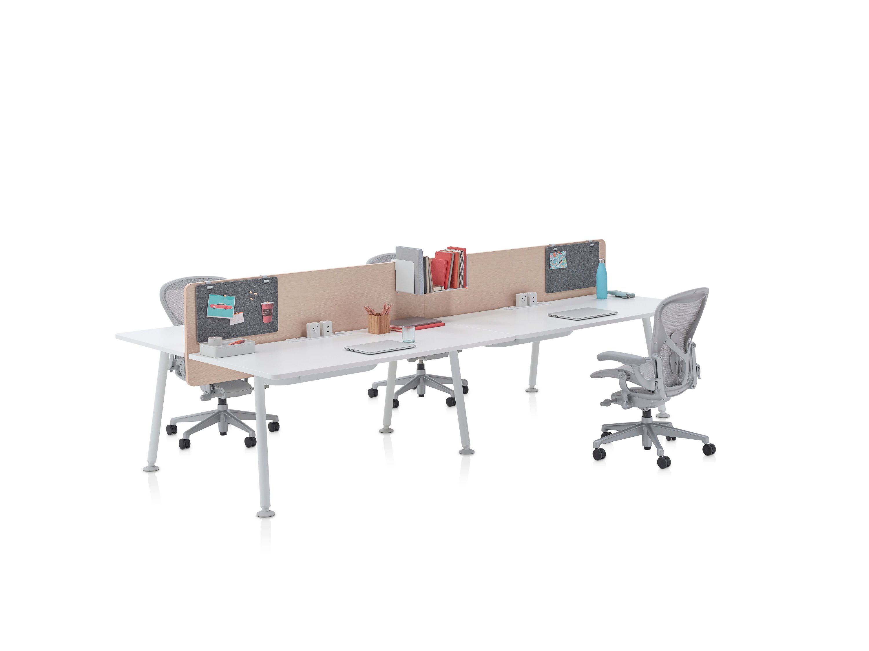 MEMO Sectional workstation desk By Herman Miller | design Tim Wallace