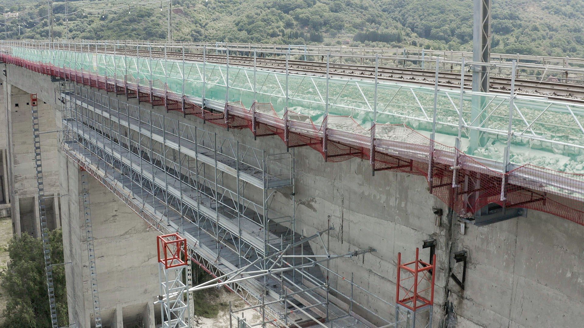 FLY 105 BRACKET SYSTEM Tubular structure and scaffolding By Pilosio