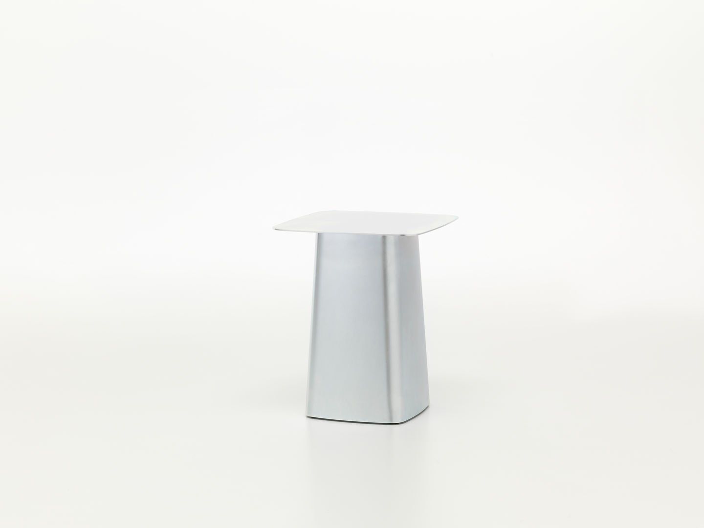 Powder coated steel garden side table METAL SIDE TABLE OUTDOOR By Vitra ...