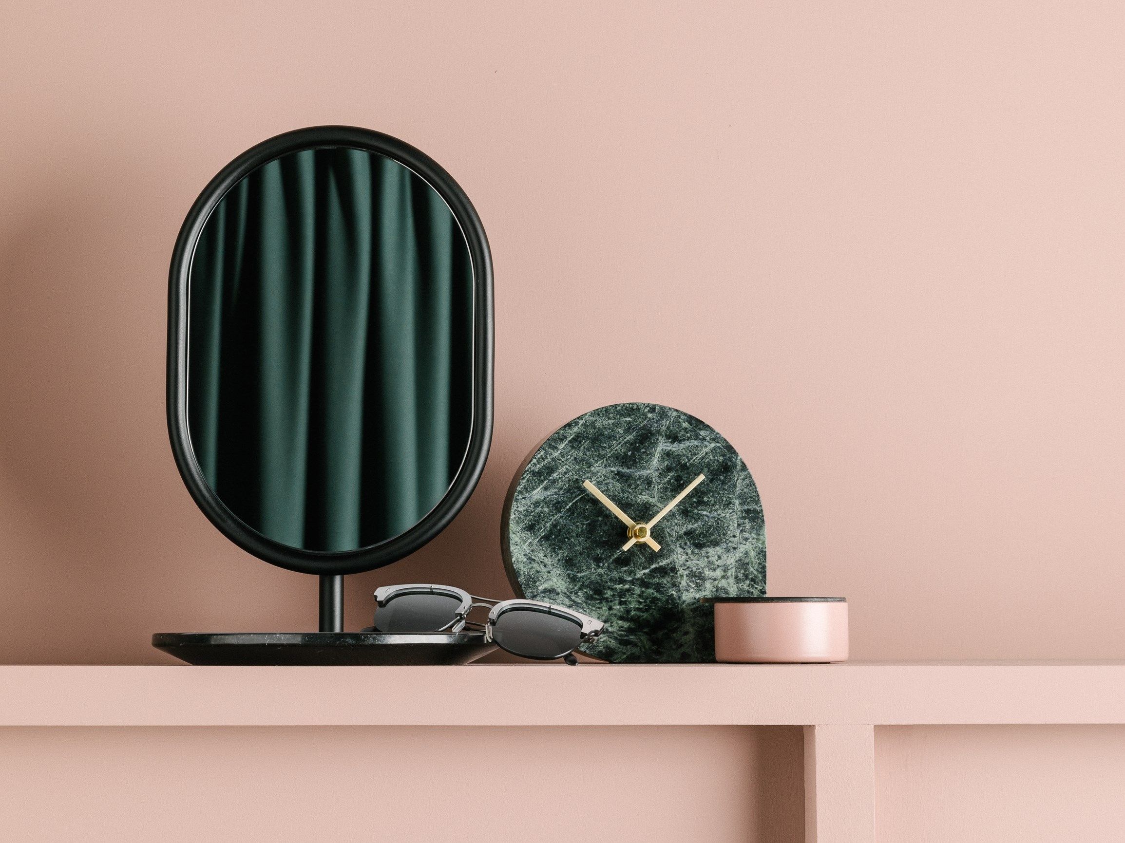 MICHELLE | Countertop mirror By SP01 design Tim Rundle