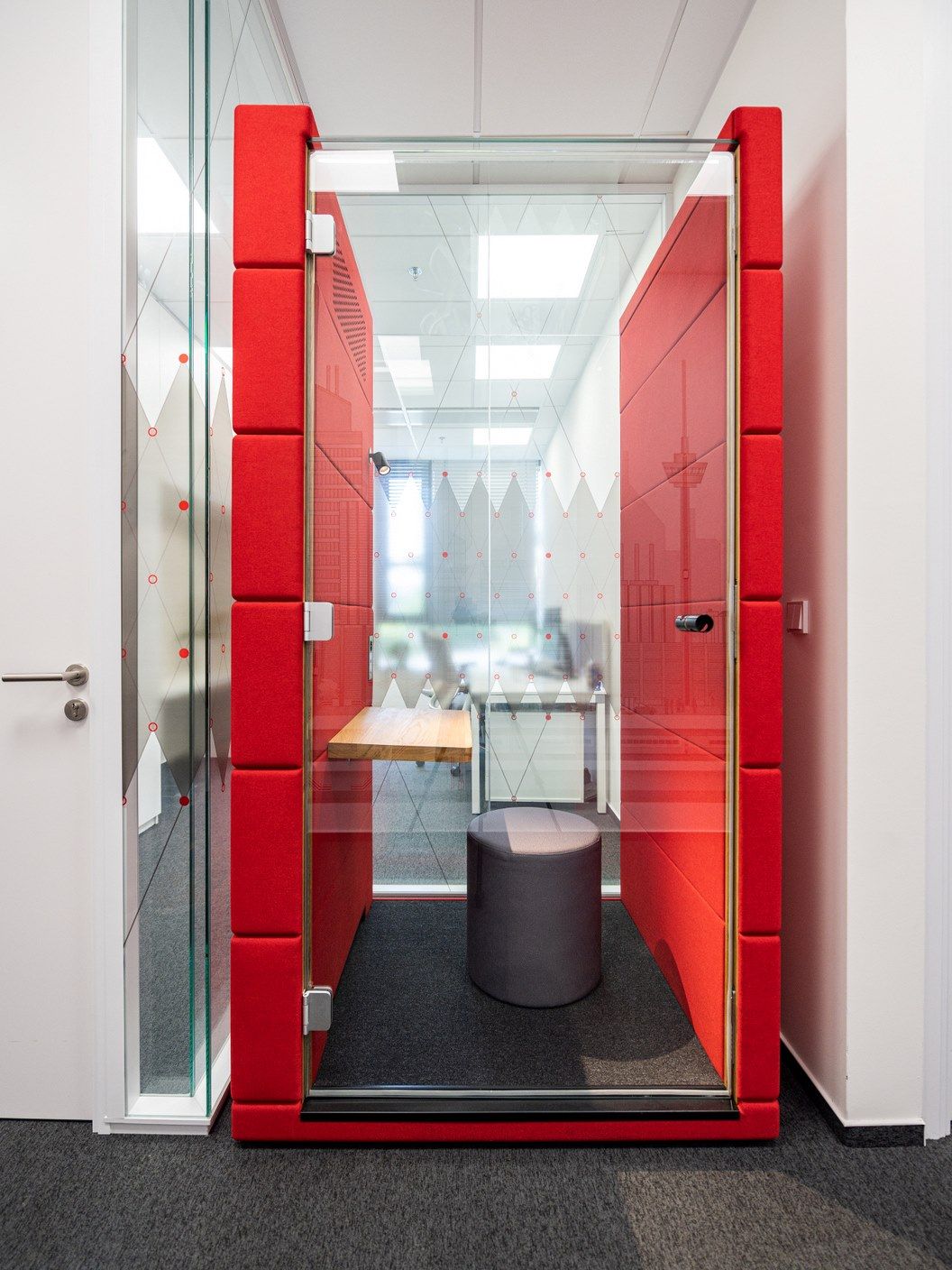 Acoustic fabric office booth with built-in lights MICROOFFICE UNIQ By ...