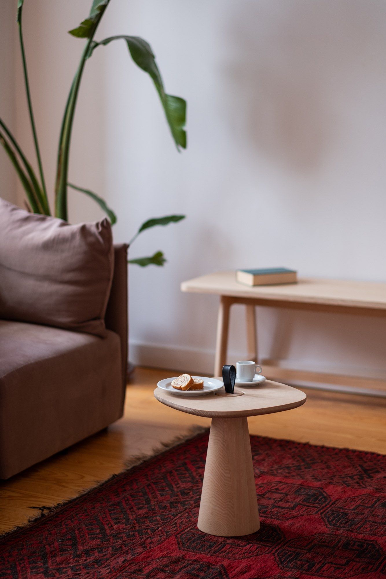 MIGO | Table basse en frêne By MOR DESIGN design Daniel Schofield