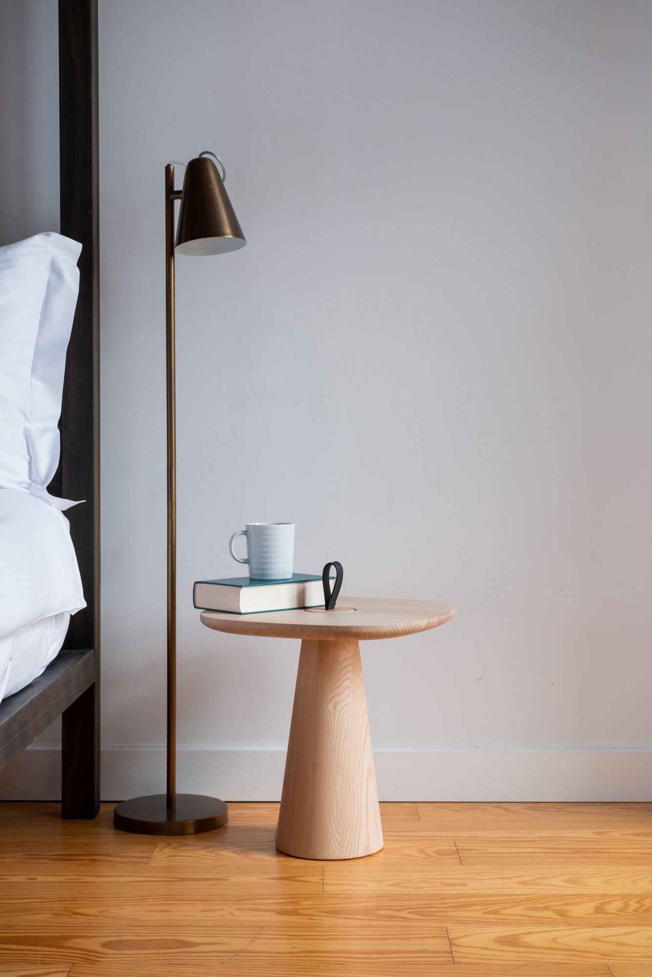 MIGO | Table basse en frêne By MOR DESIGN design Daniel Schofield