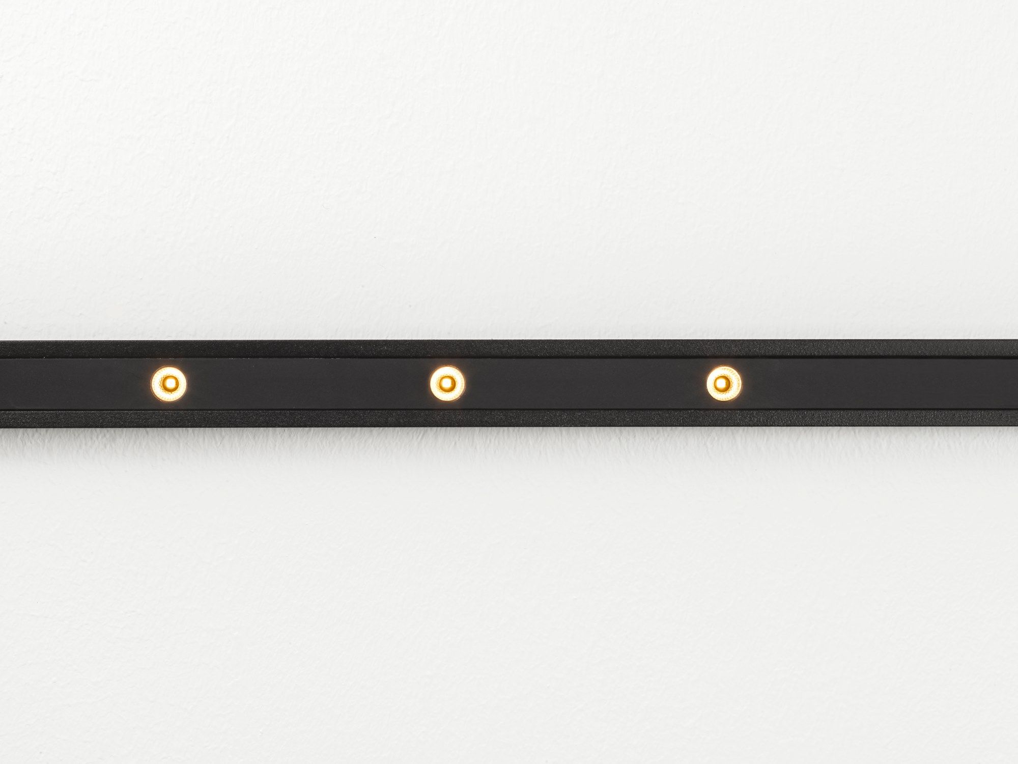 MINIMAL TRACK Linear lighting profile for wall and ceiling By PROLICHT