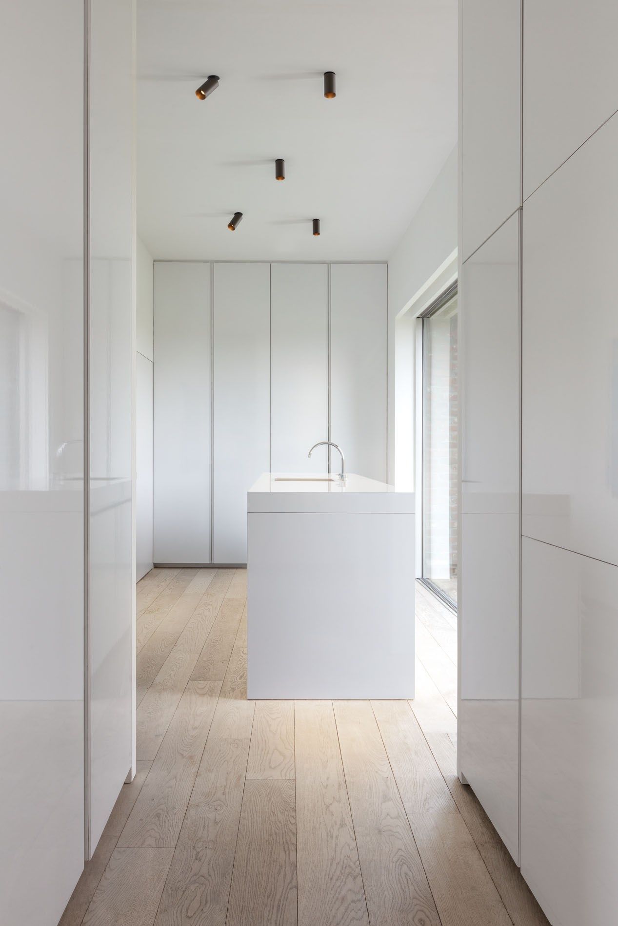 MINUDE LED adjustable spotlight By Modular Lighting Instruments