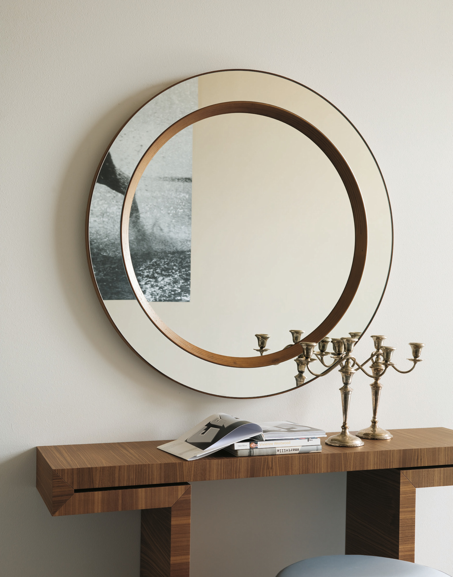 MISS Round hall mirror By Porada | design Tarcisio Colzani