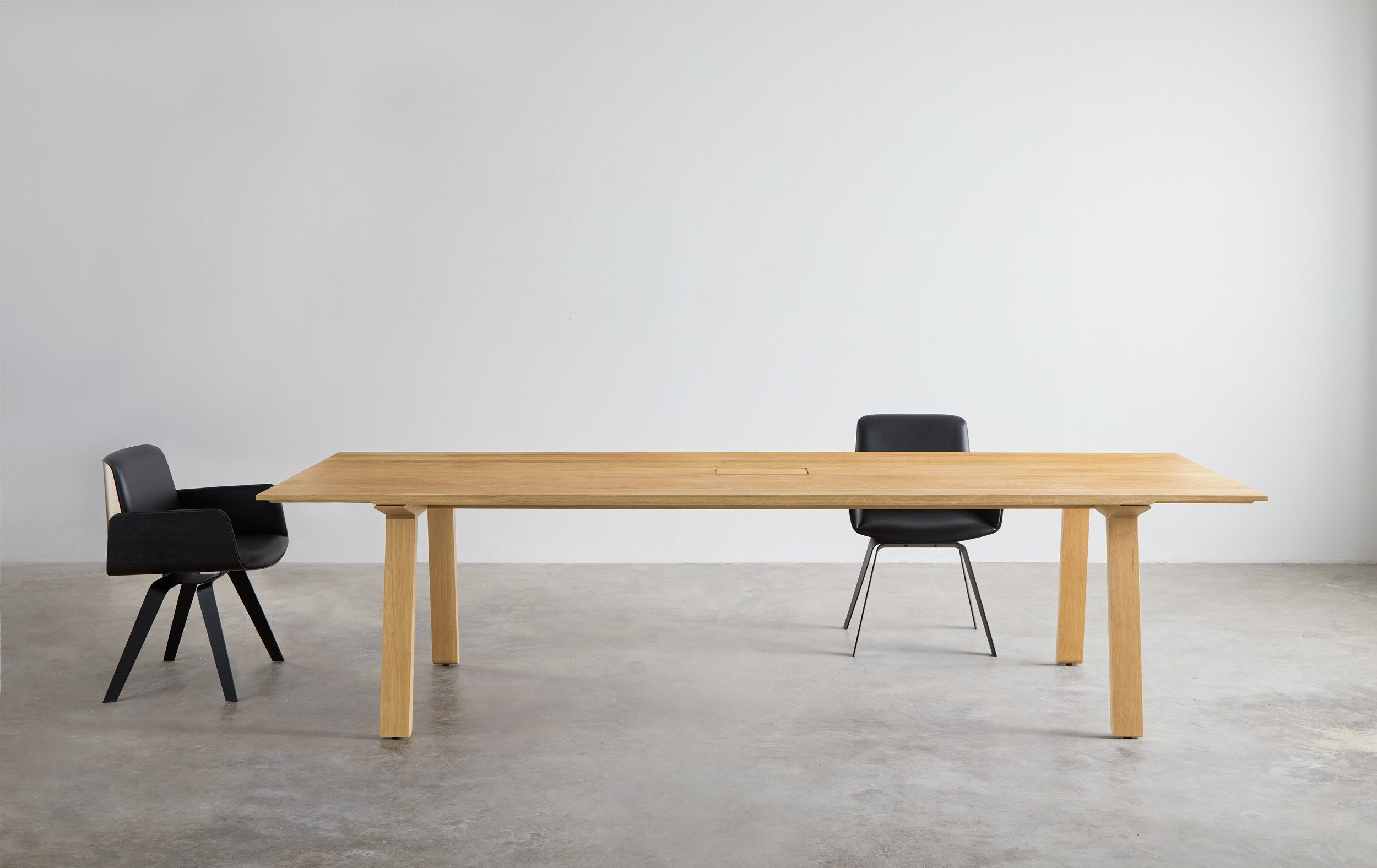 MITIS Rectangular wooden table By Punt | design Mario Ruiz