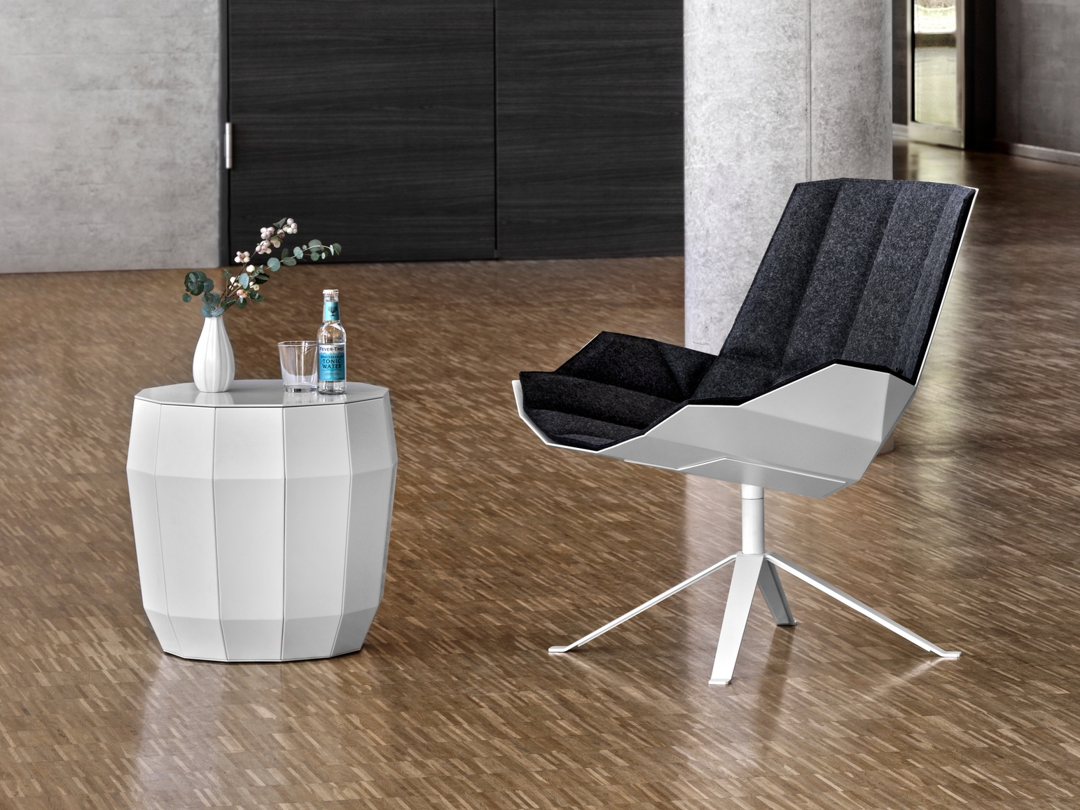 Round coffee table MO 07 By müller möbelfabrikation