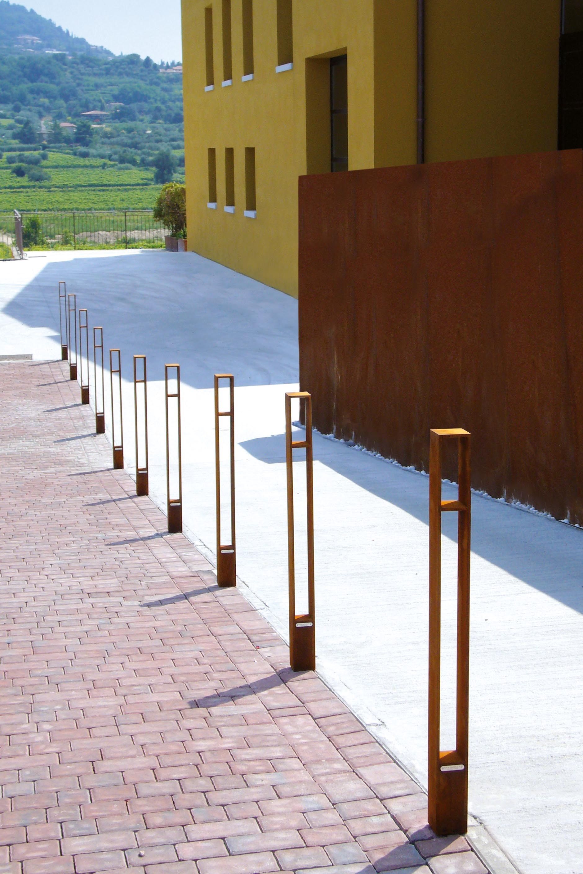 MOKA | Bollard Corten™ bollard post with base plate By Metalco | design ...