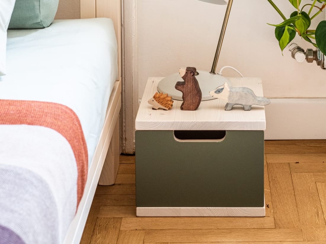 Wooden kids' bedside table MOMO' SMALL By Ettomio design Paola Bernardotto