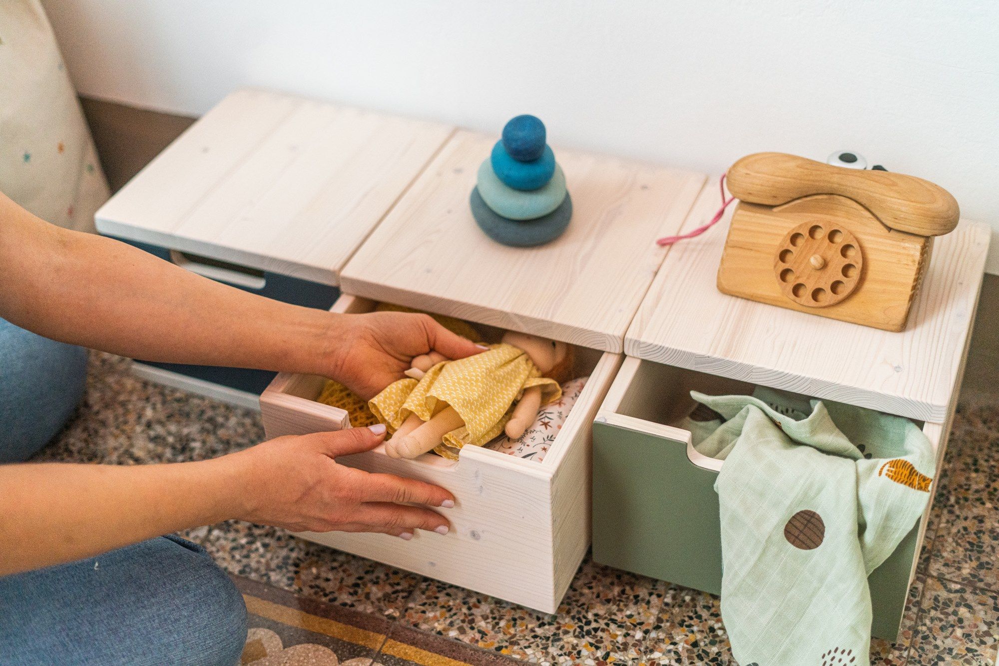 Wooden kids' bedside table MOMO' SMALL By Ettomio design Paola Bernardotto